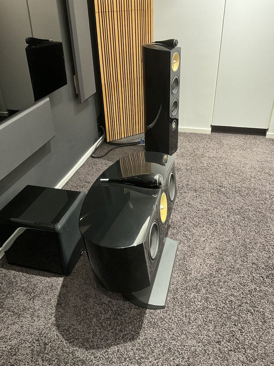 Bowers & Wilkins HTM2D2 Centre Speaker - Installed / Surround / Dedicated Cinema - StereoNET