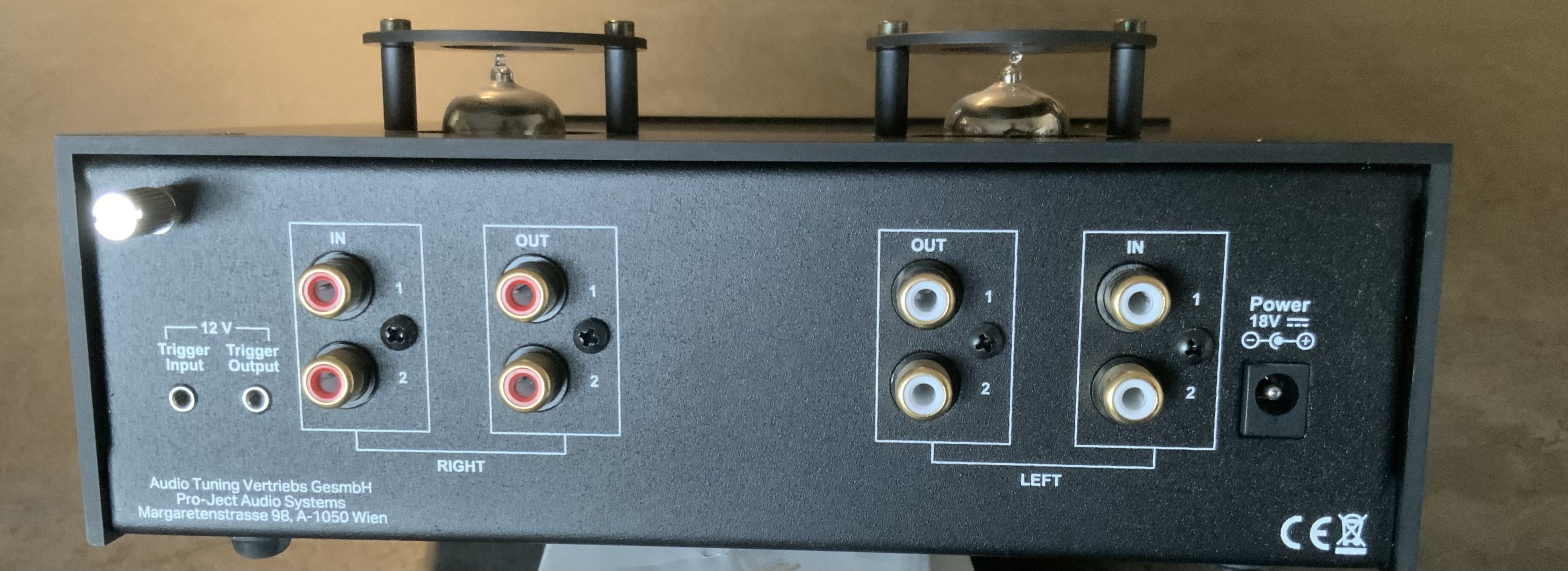 Pro-Ject Tube Box DS2 Phono Preamplifier - Phono Amplifiers - StereoNET