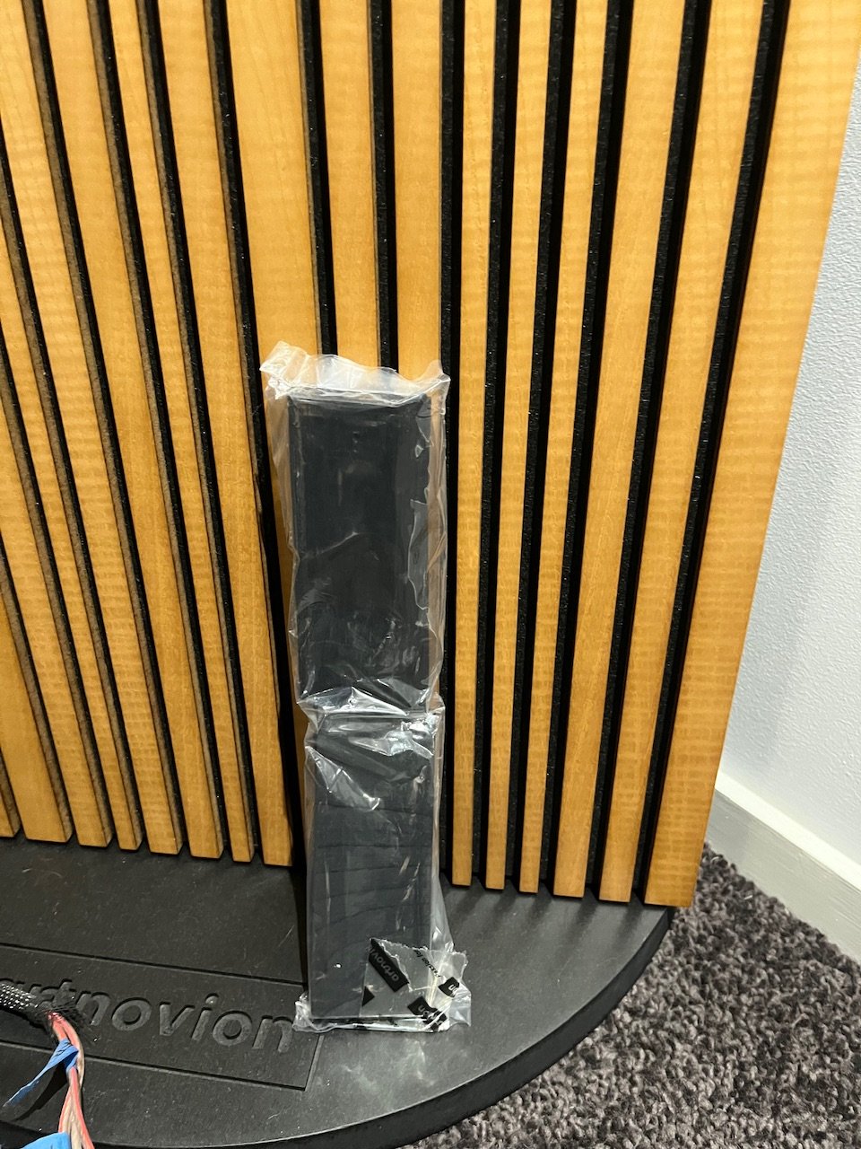 Artnovion Sienna BT Corner Bass Trap - Acoustic Treatment - StereoNET