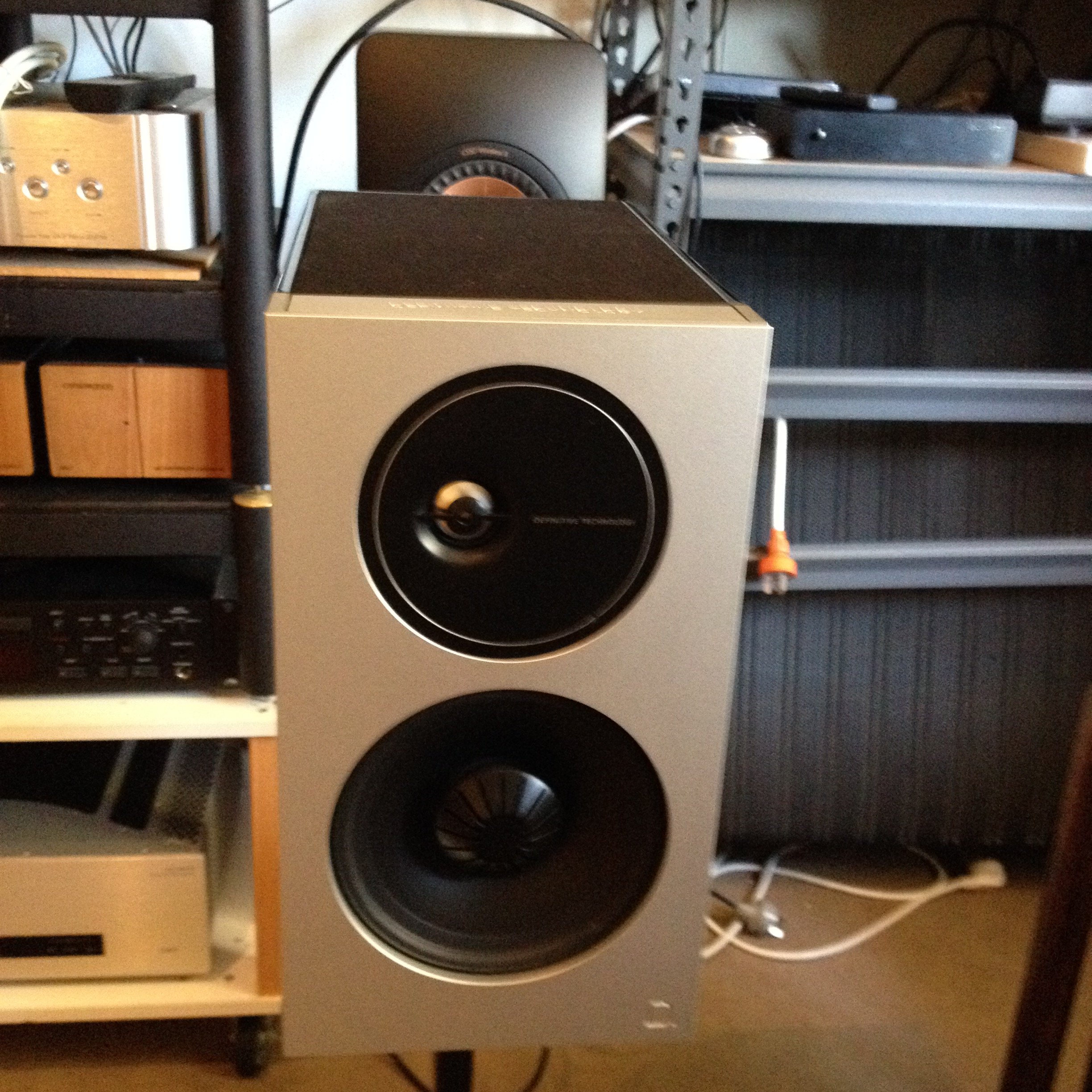 Definitive Technology D11 Bookshelf Loudspeakers |﻿ Bookshelf & Small ...