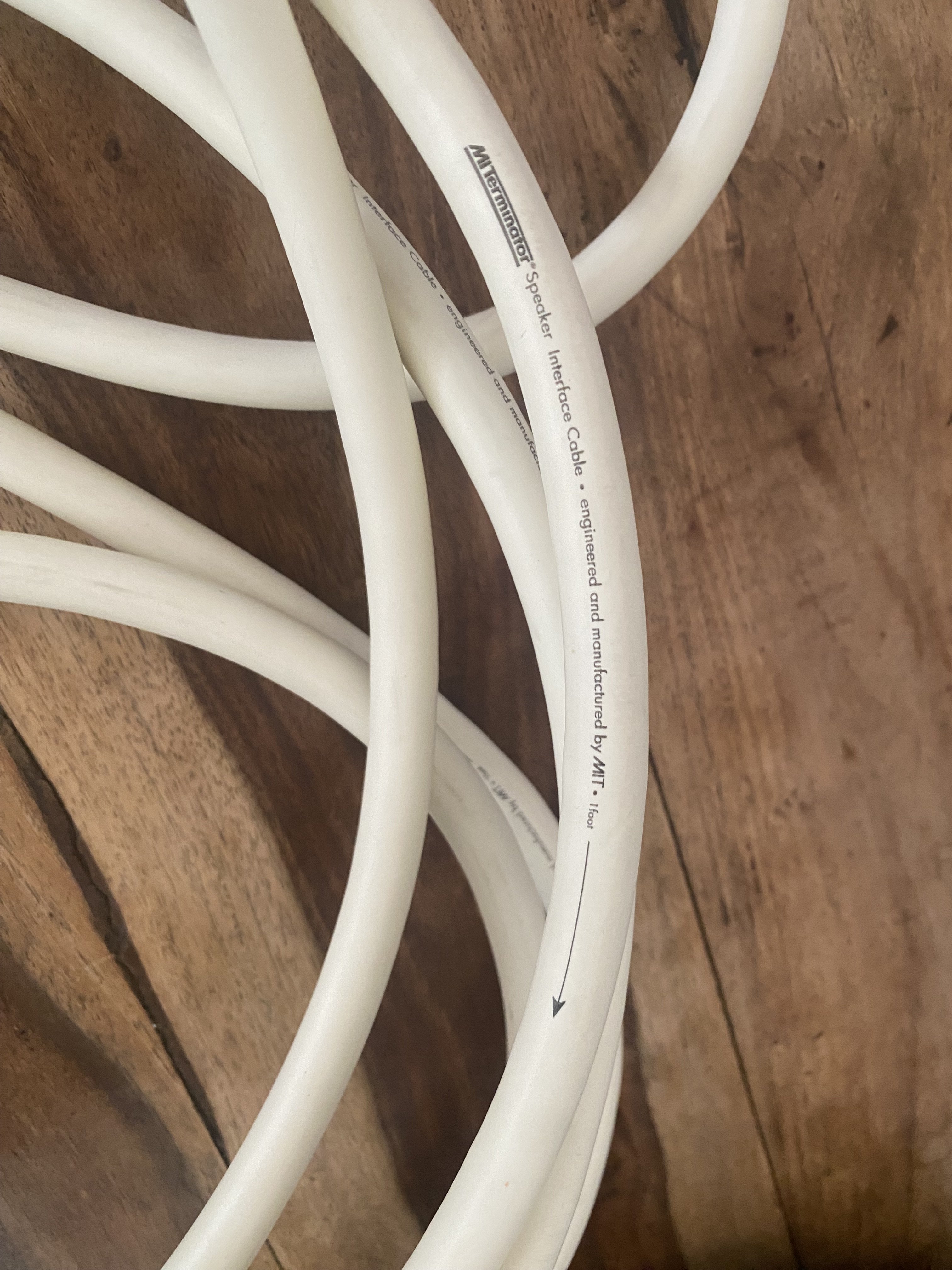 MIT M4 Speaker Cables - Speaker Cables - StereoNET