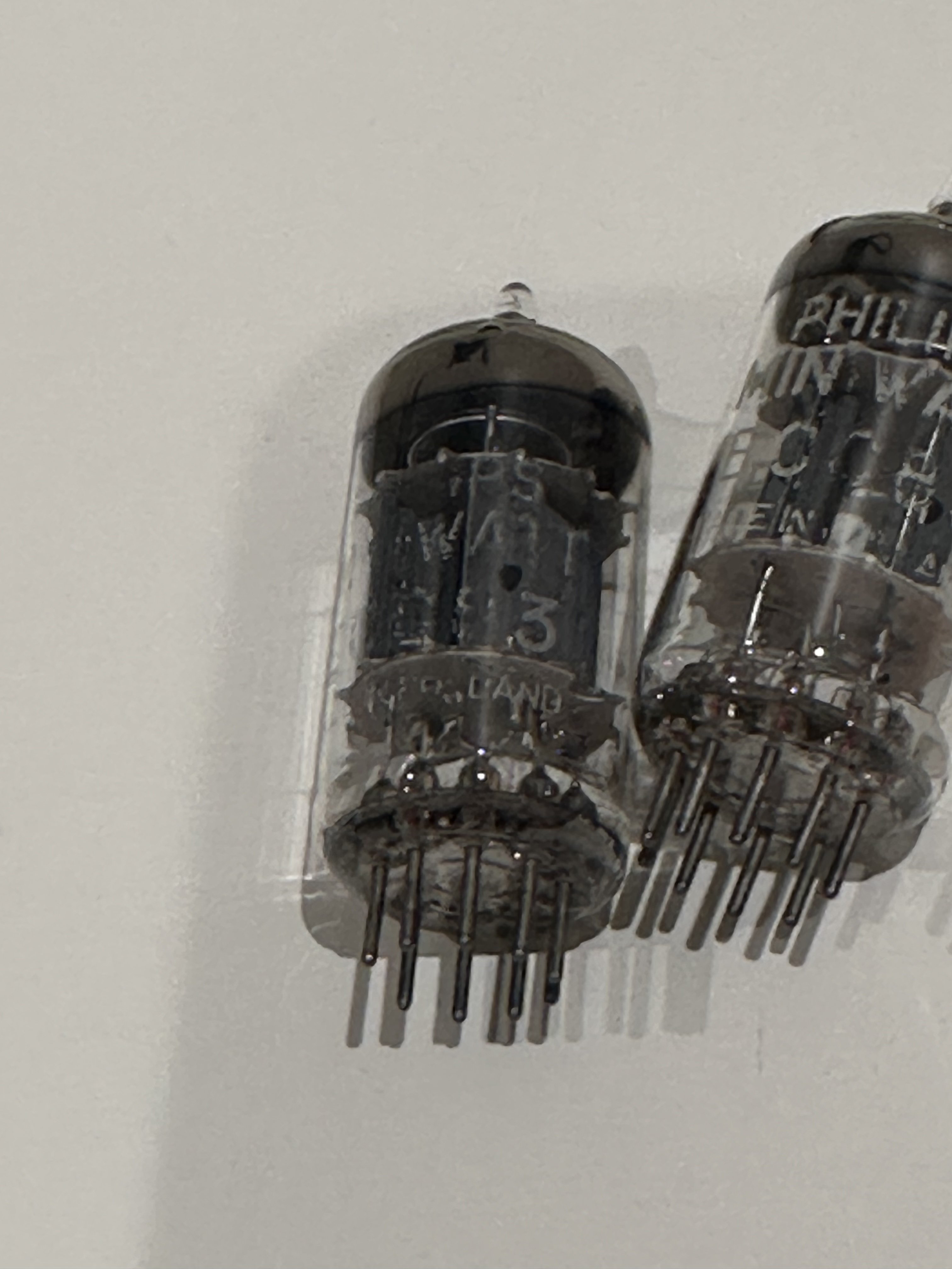 Philips Miniwatt ECC83/12AX7 Valves/Tubes - Valves / Tubes - StereoNET