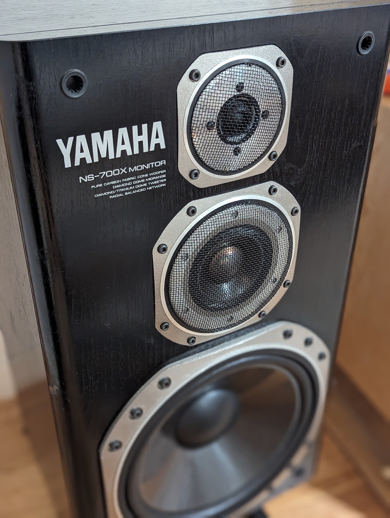 Yamaha NS-700x Floorstanding Loudspeakers - Floorstanders & Large Monitors - StereoNET