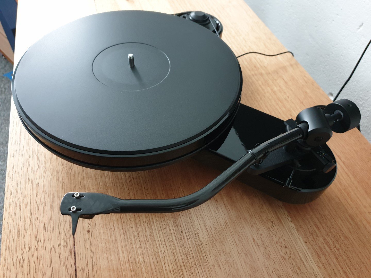 Pro-Ject RPM 3 Carbon Turntable - Turntables & Record Players - StereoNET