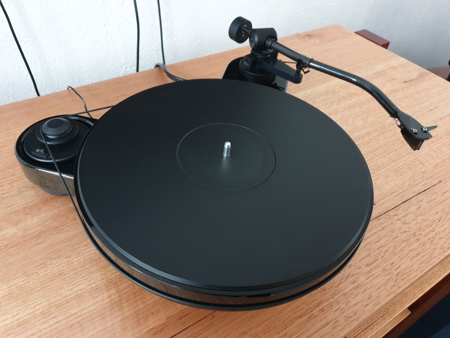 Pro-Ject RPM 3 Carbon Turntable - Turntables & Record Players - StereoNET