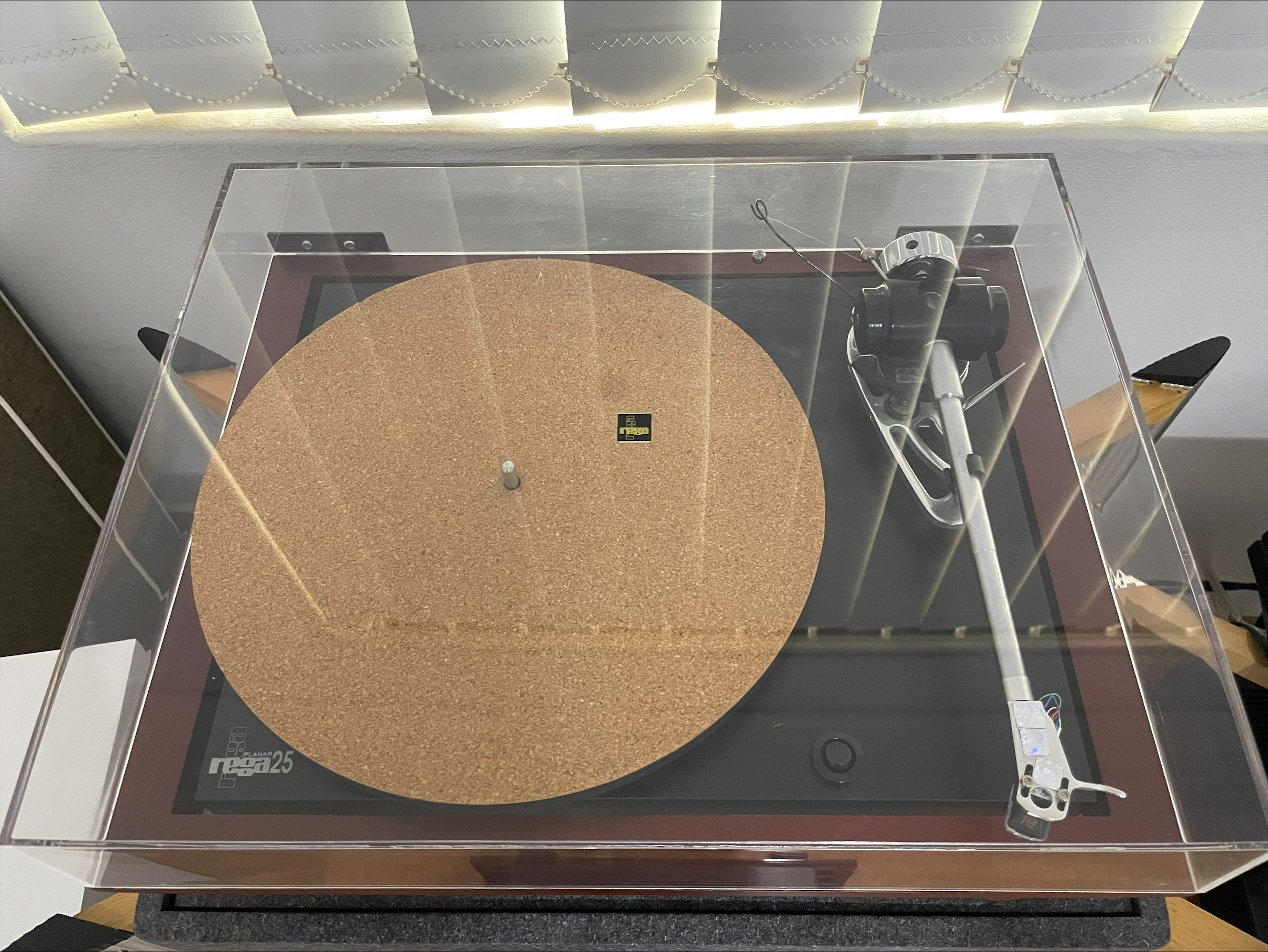 Rega P25 Turntable - Turntables & Record Players - StereoNET