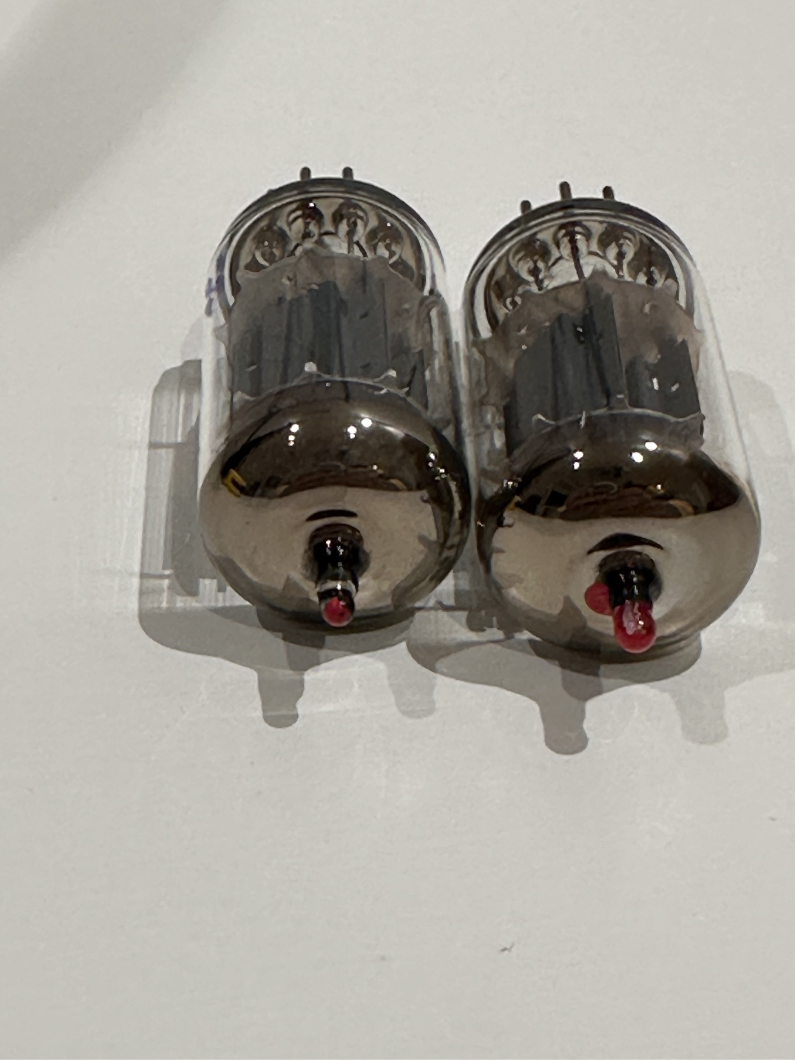 Telefunken 12AU7/ECC82 Red Tipped Valves/Tubes - Valves / Tubes - StereoNET