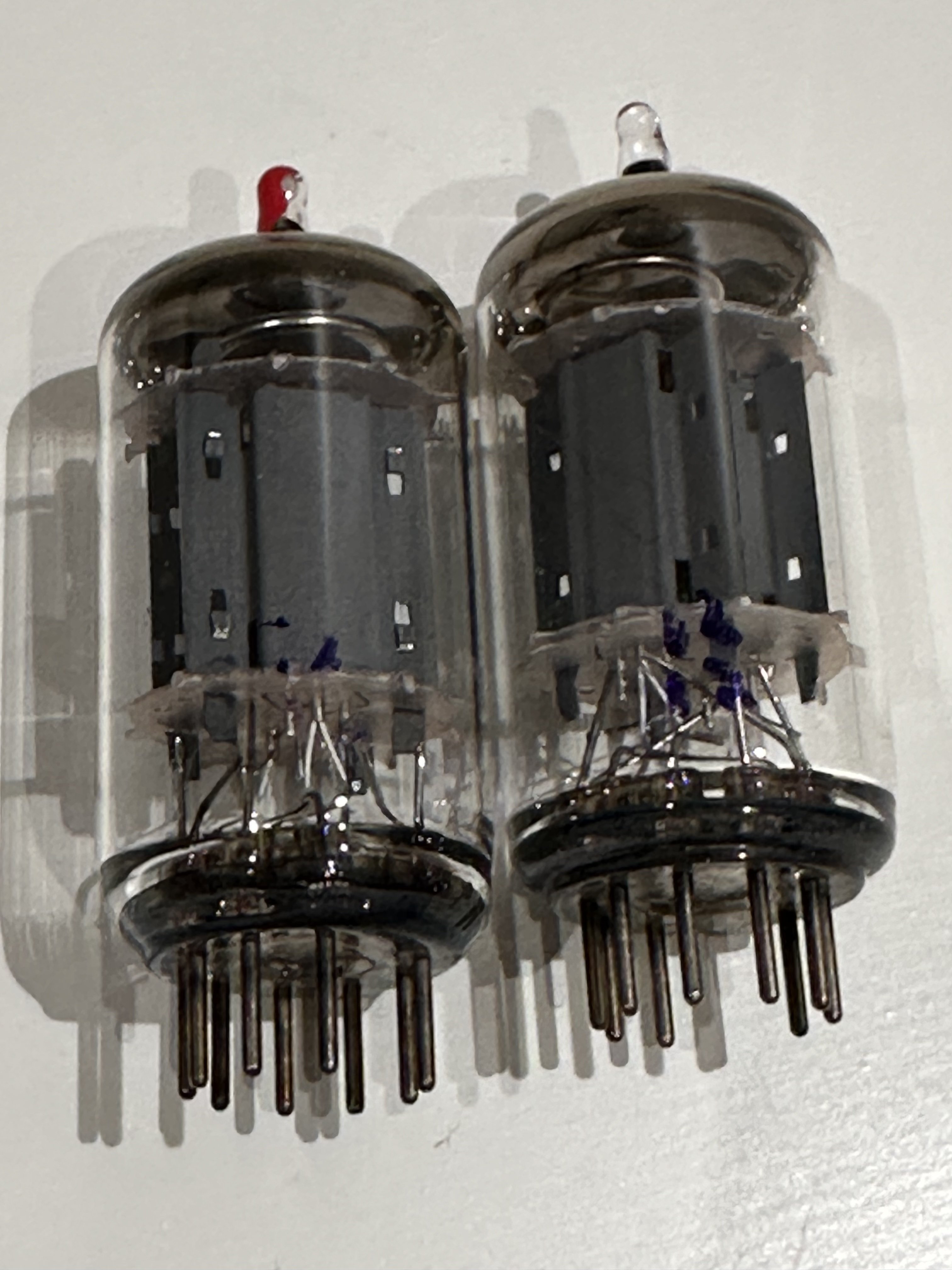 Telefunken 12AU7/ECC82 Red Tipped Valves/Tubes - Valves / Tubes - StereoNET