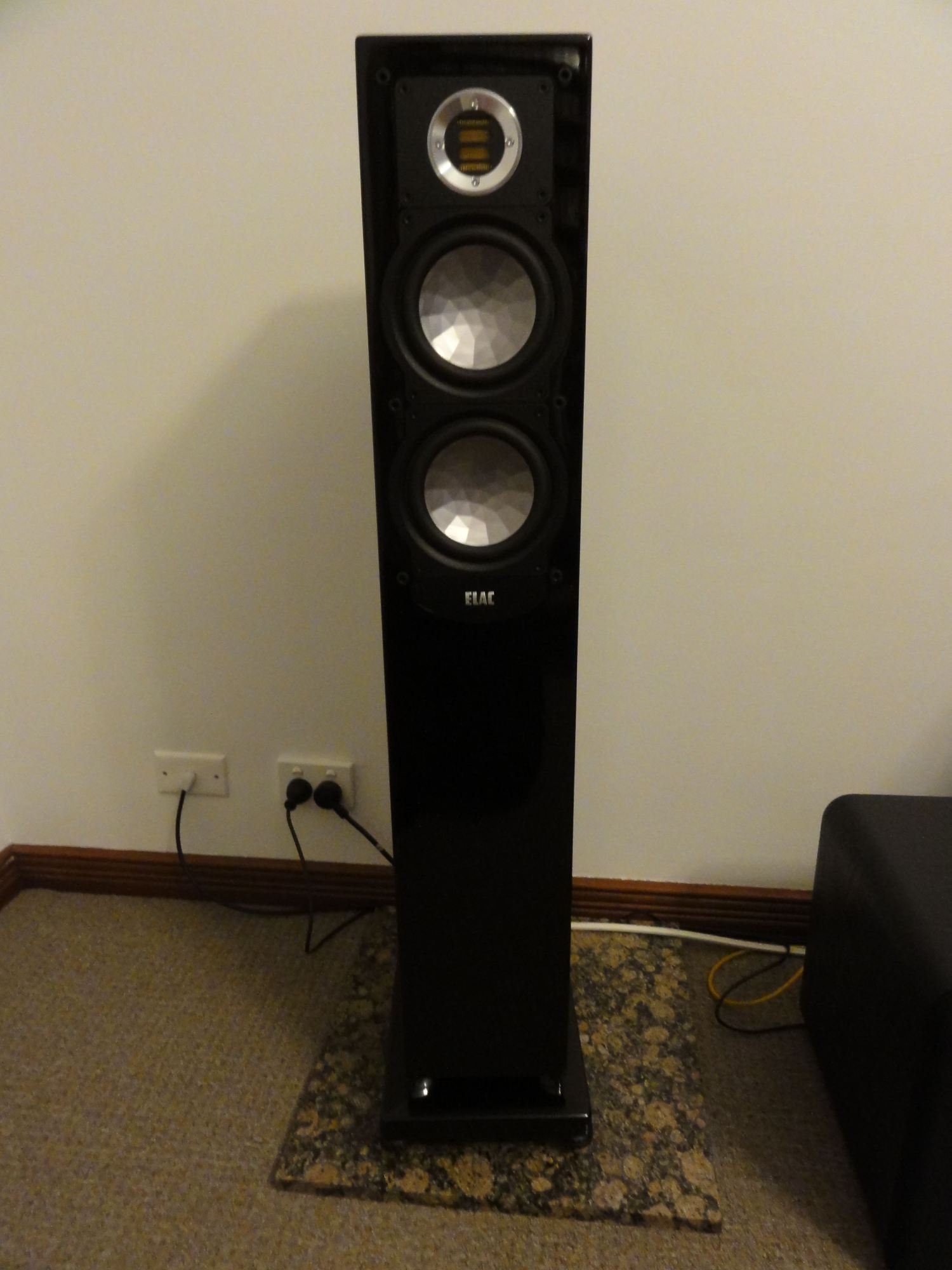 ELAC 247-2 Floorstanding Loudspeakers - Floorstanders & Large Monitors ...