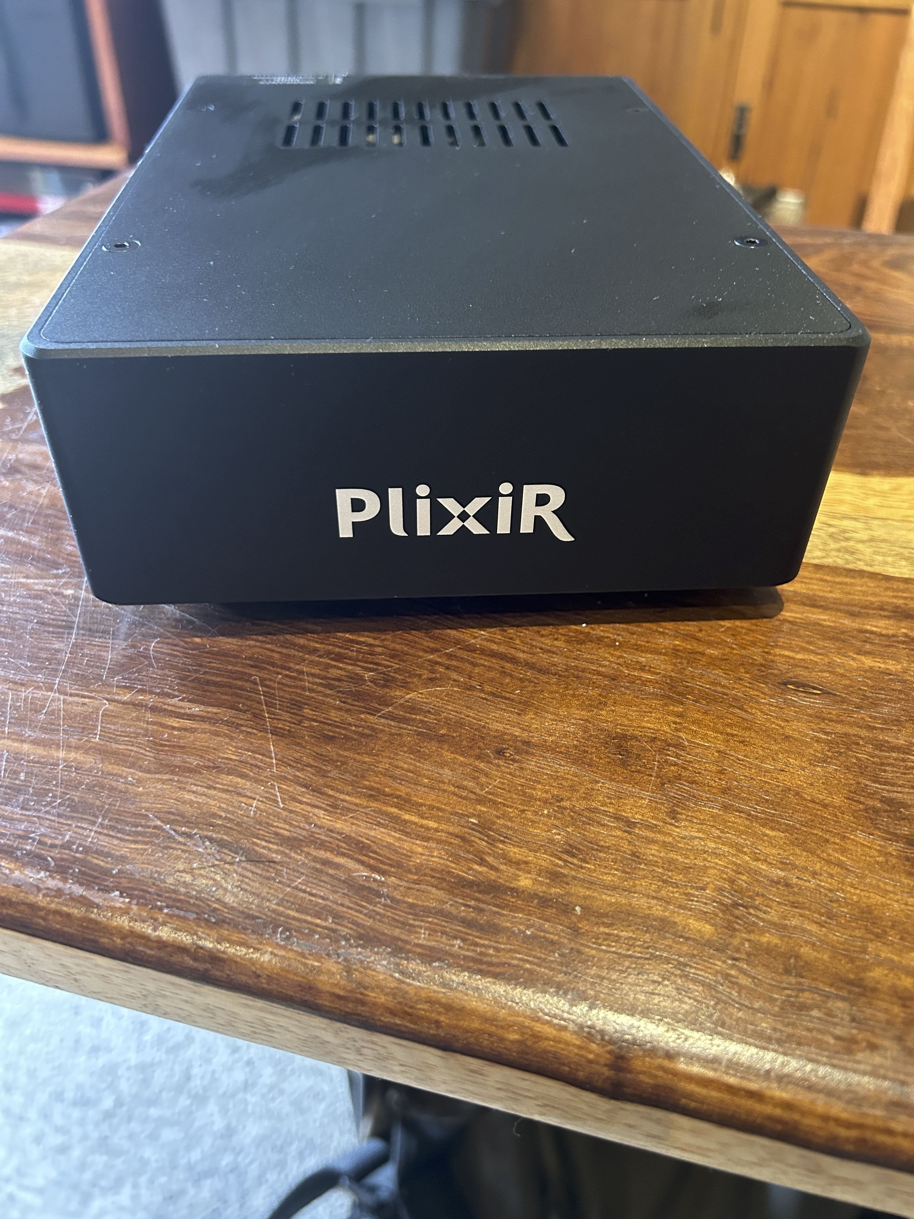 Plixir Power Elite BDC Linear Power Supply - Power Supplies ...