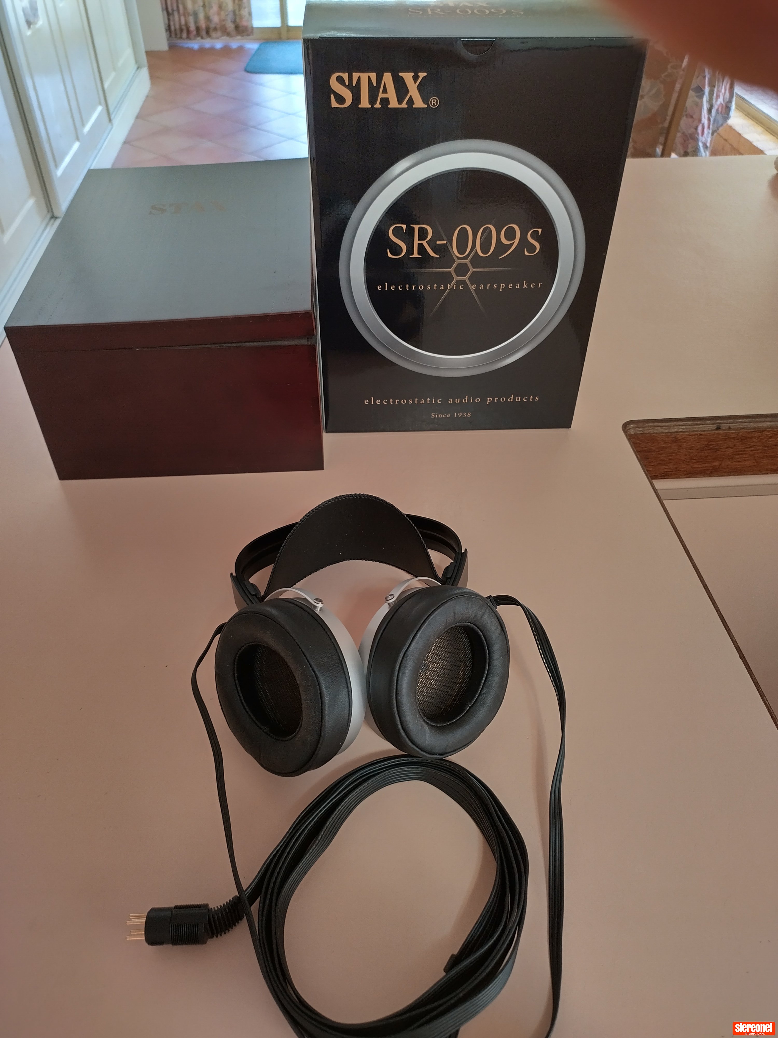 Stax SR 009s Headphones - Over/On Ear - Headphones (Over/On Ear) - StereoNET