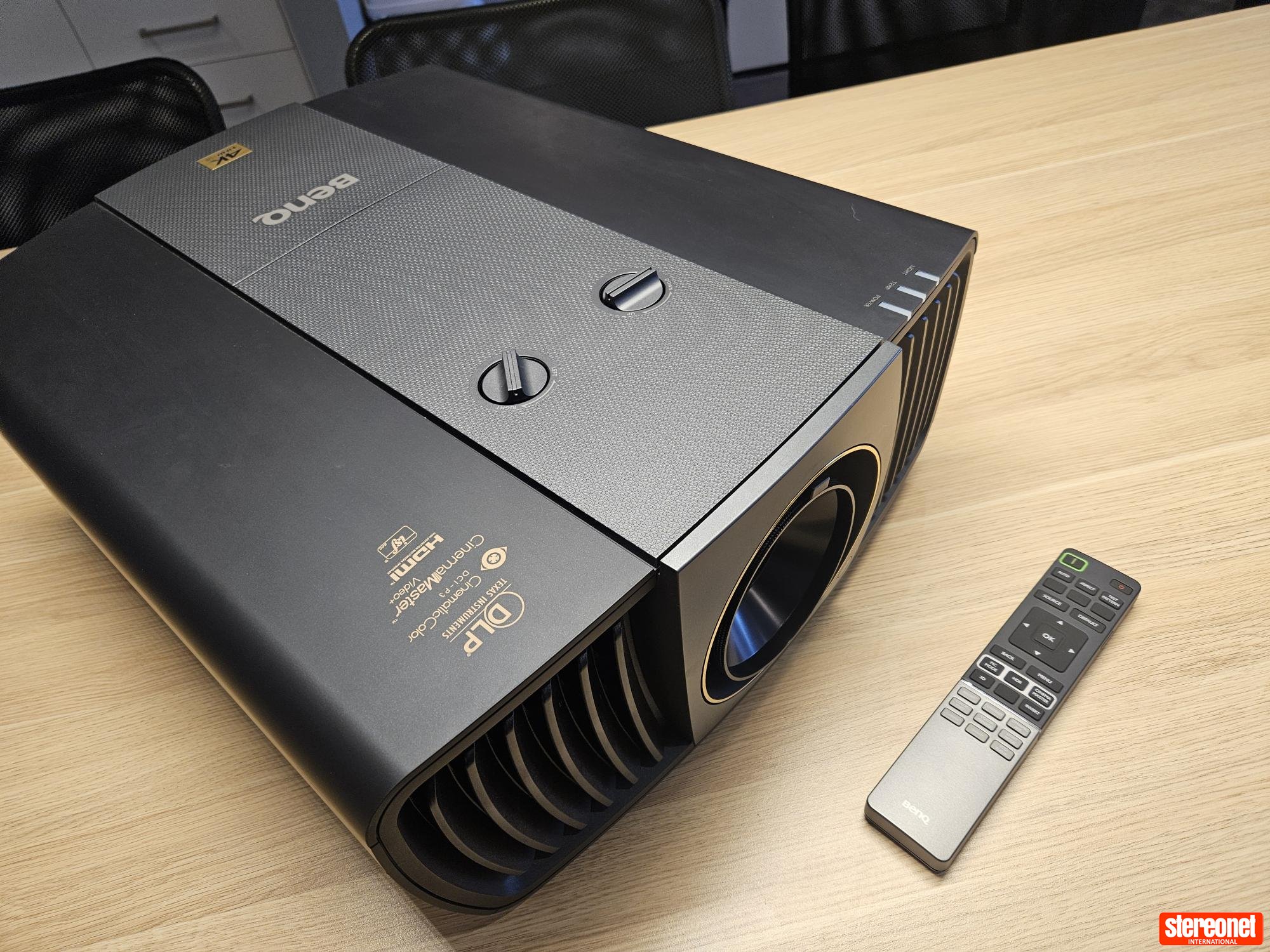BenQ X12000H Projector - Projectors & Screens - StereoNET