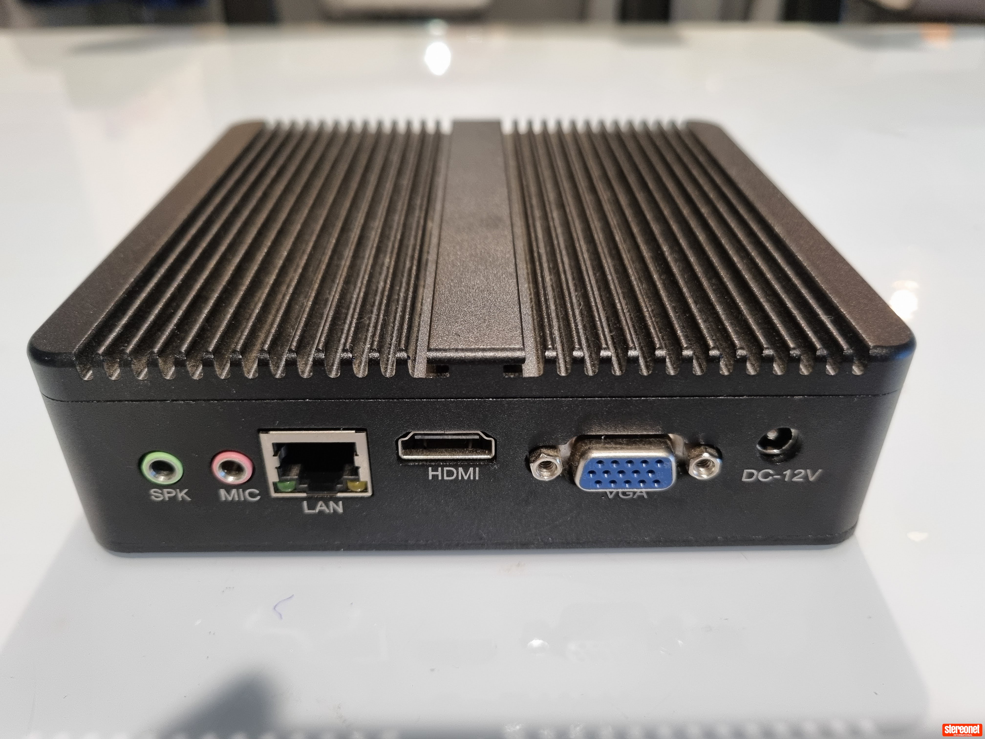 Small Green Computer Sonic Transporter Streamer - DACs and Streamers ...