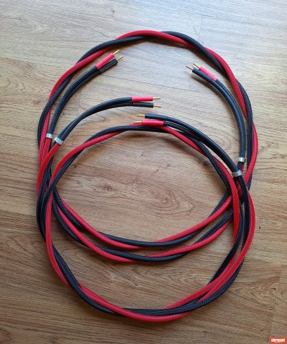 Chord Company Signature Speaker Cables - Speaker Cables - StereoNET