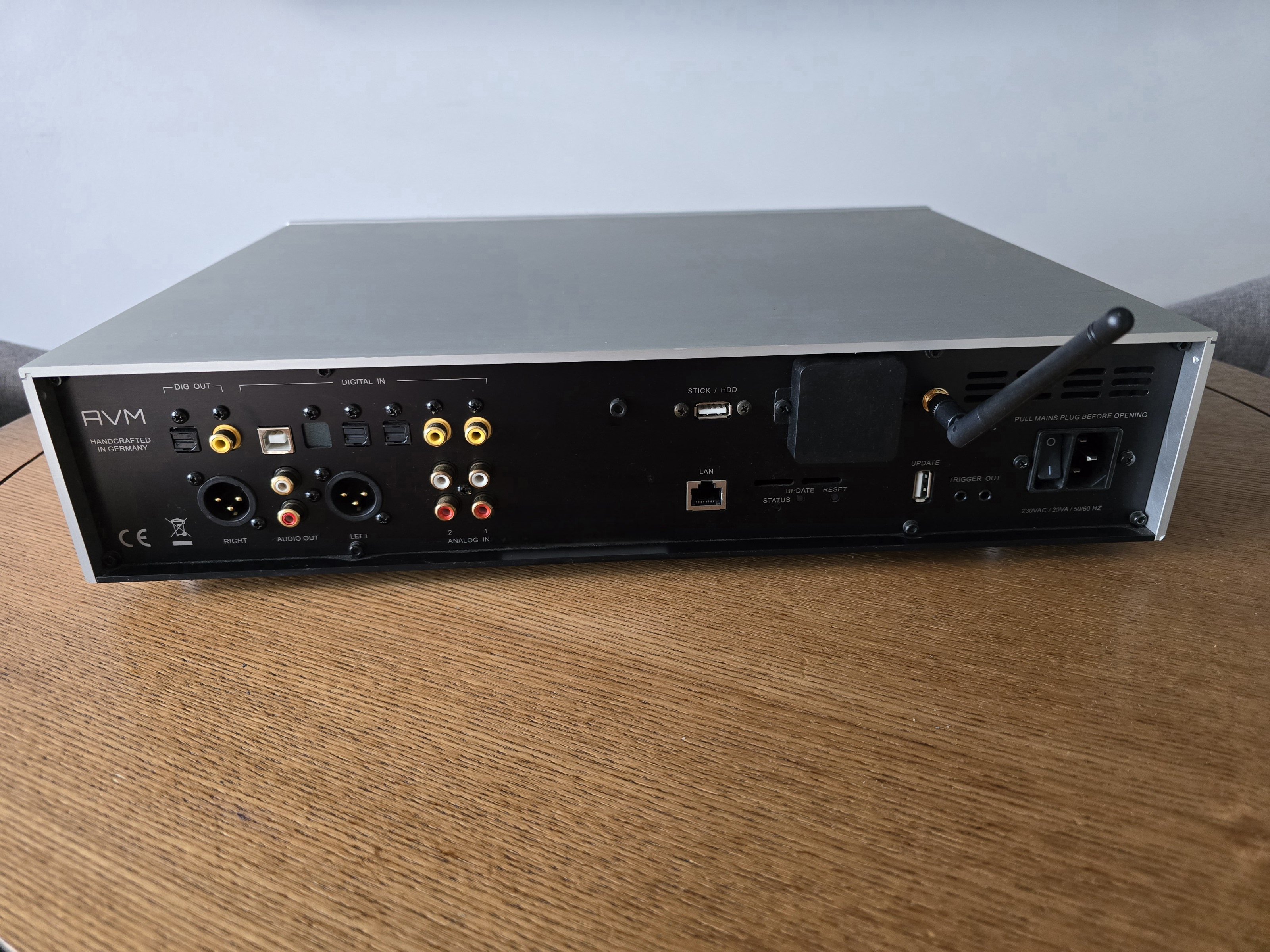 AVM Audio CS3.2 Streaming Pre Amplifier - Pre Amplifiers - StereoNET
