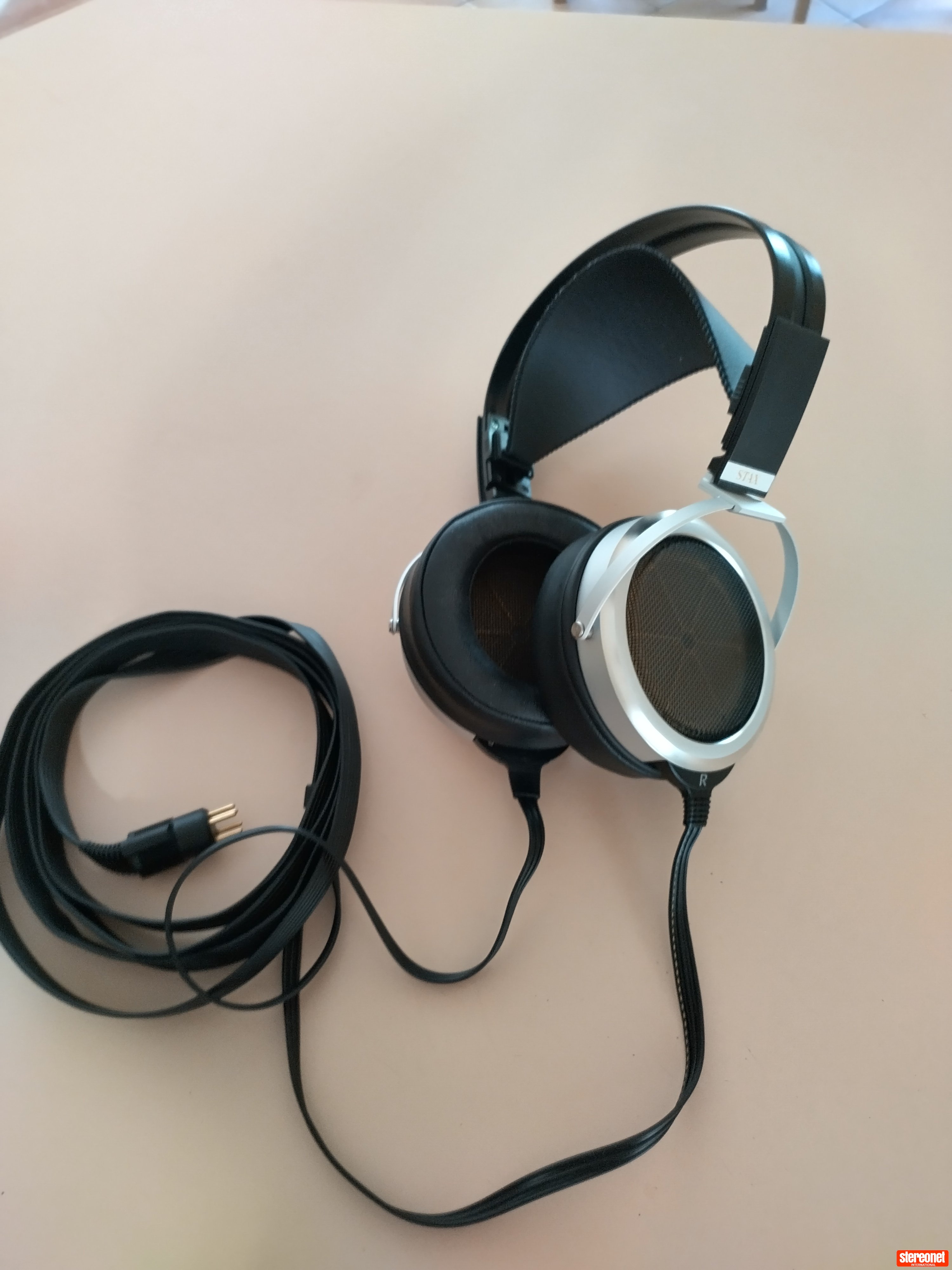 Stax SR 009s Headphones - Over/On Ear - Headphones (Over/On Ear) - StereoNET