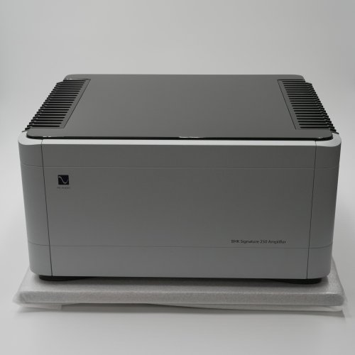 PS Audio BHK250 (Silver) Power Amplifier - Power Amplifiers - StereoNET