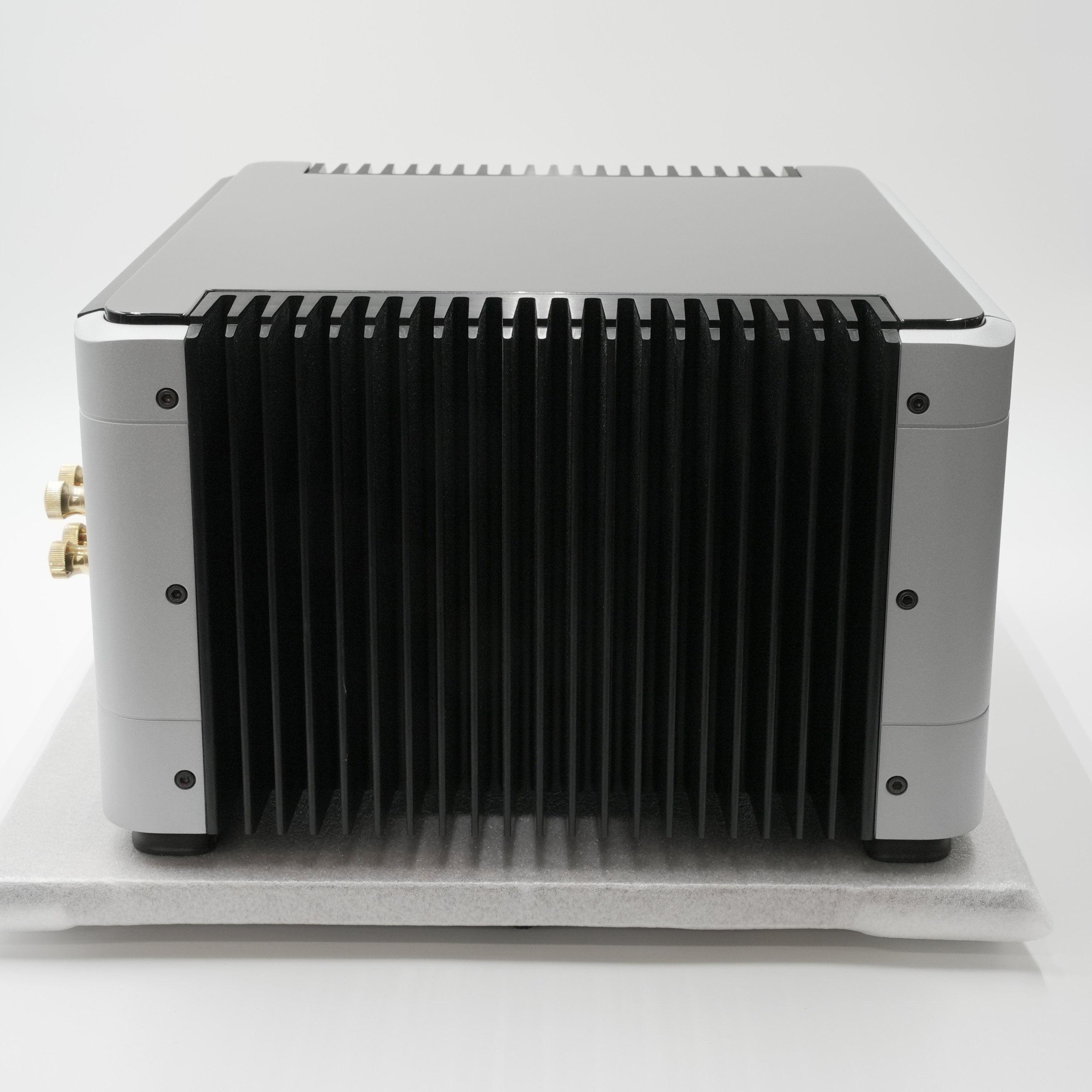 PS Audio BHK250 (Silver) Power Amplifier - Power Amplifiers - StereoNET