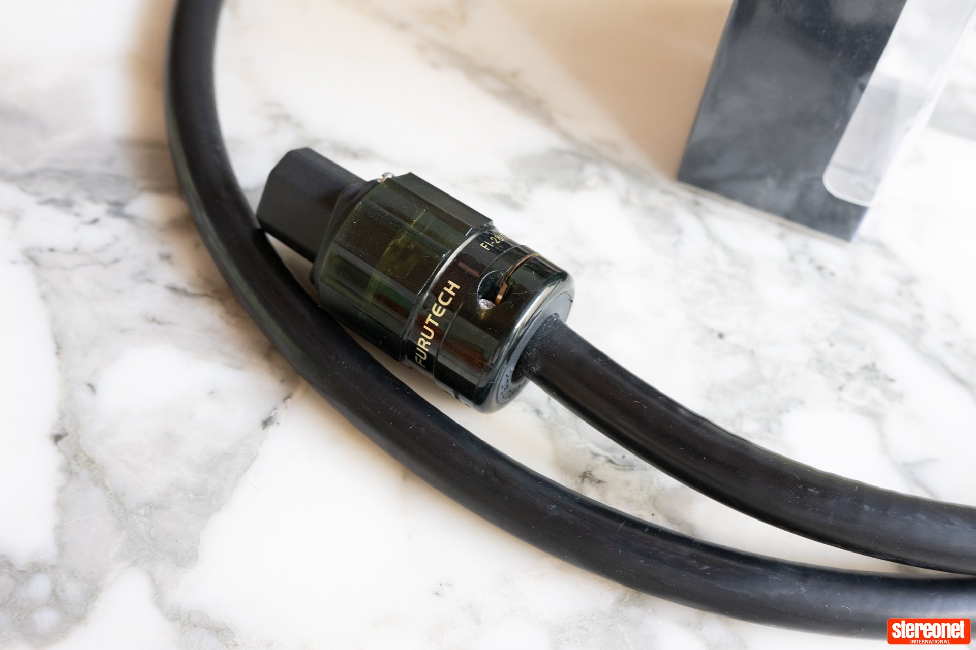 Oyaide TUNAMI V2 2M / Furutech Power Cable - Power Cables - StereoNET