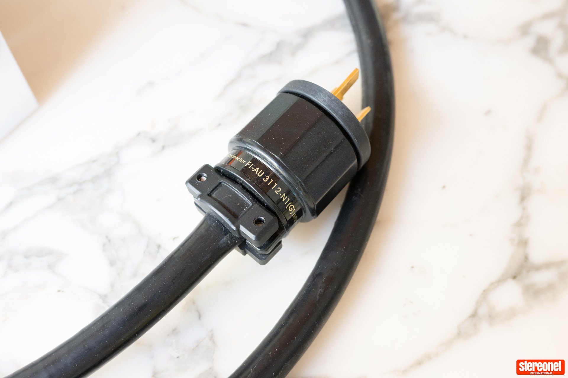 Oyaide TUNAMI V2 2M / Furutech Power Cable - Power Cables - StereoNET