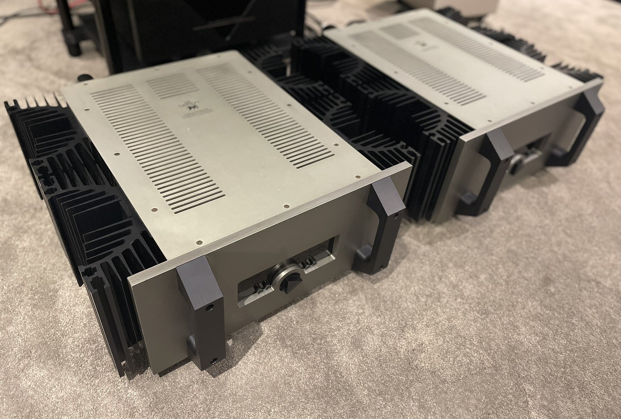 Gryphon Audio Reference One Mono Amplifiers - Power Amplifiers - StereoNET