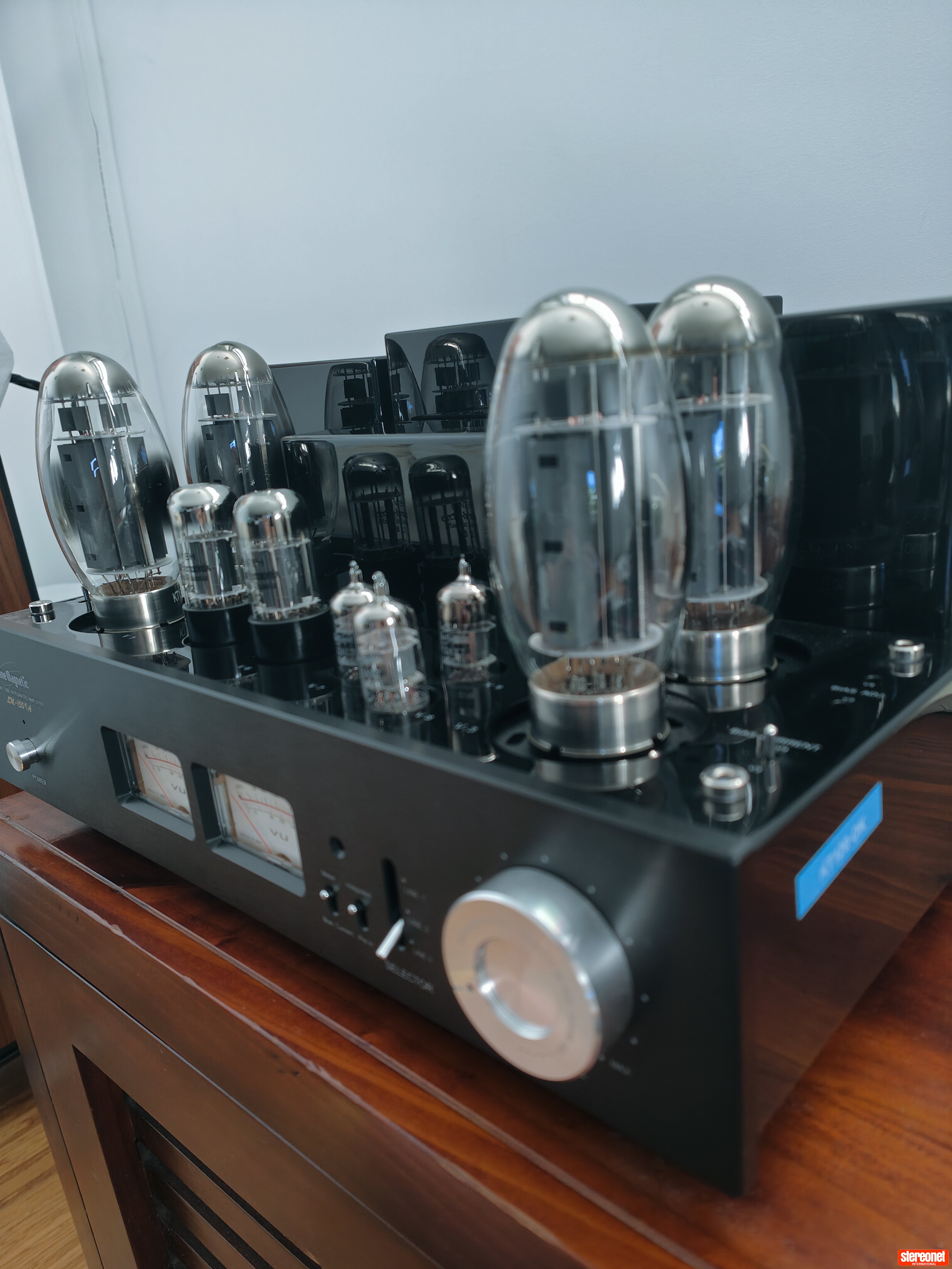 Line Magnetic Audio Lm-150IA Integrated Amplifier - Integrated ...