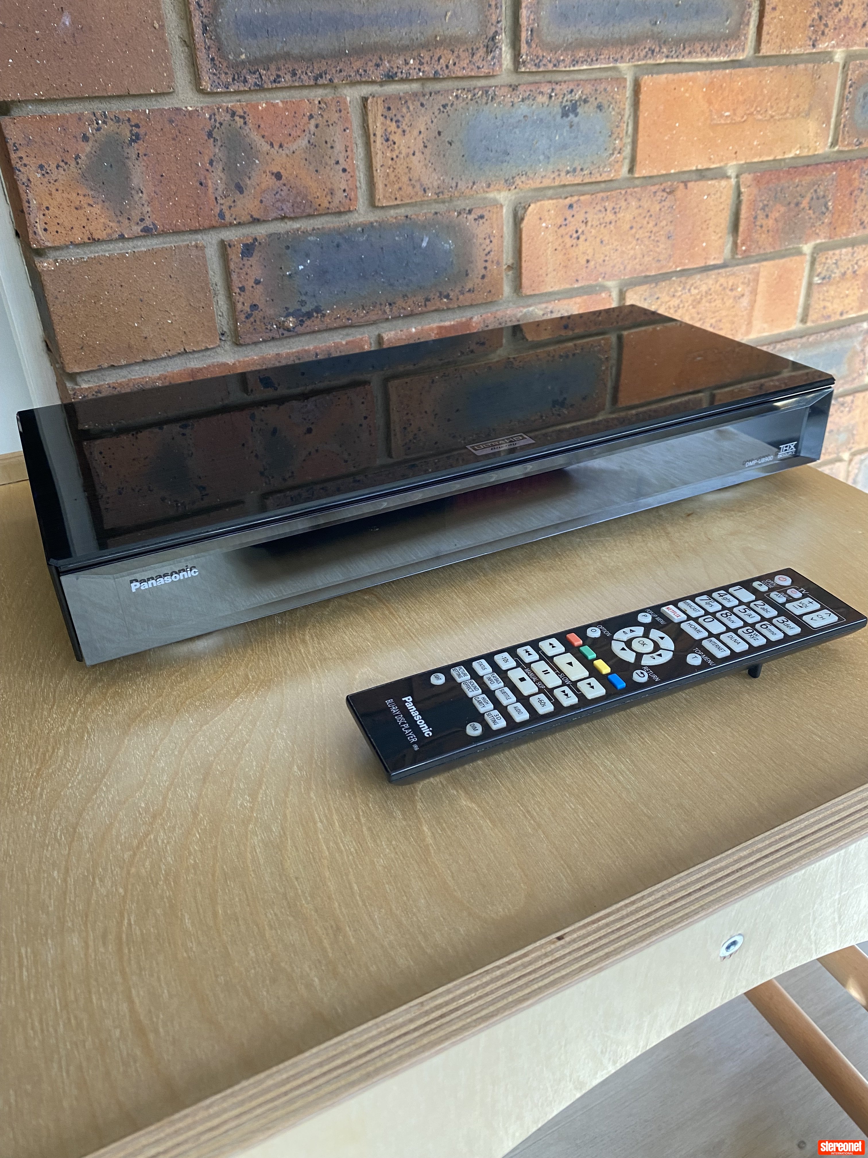 Panasonic UB900 Blu-ray Player - DVD / Blu-ray / Streaming Players ...