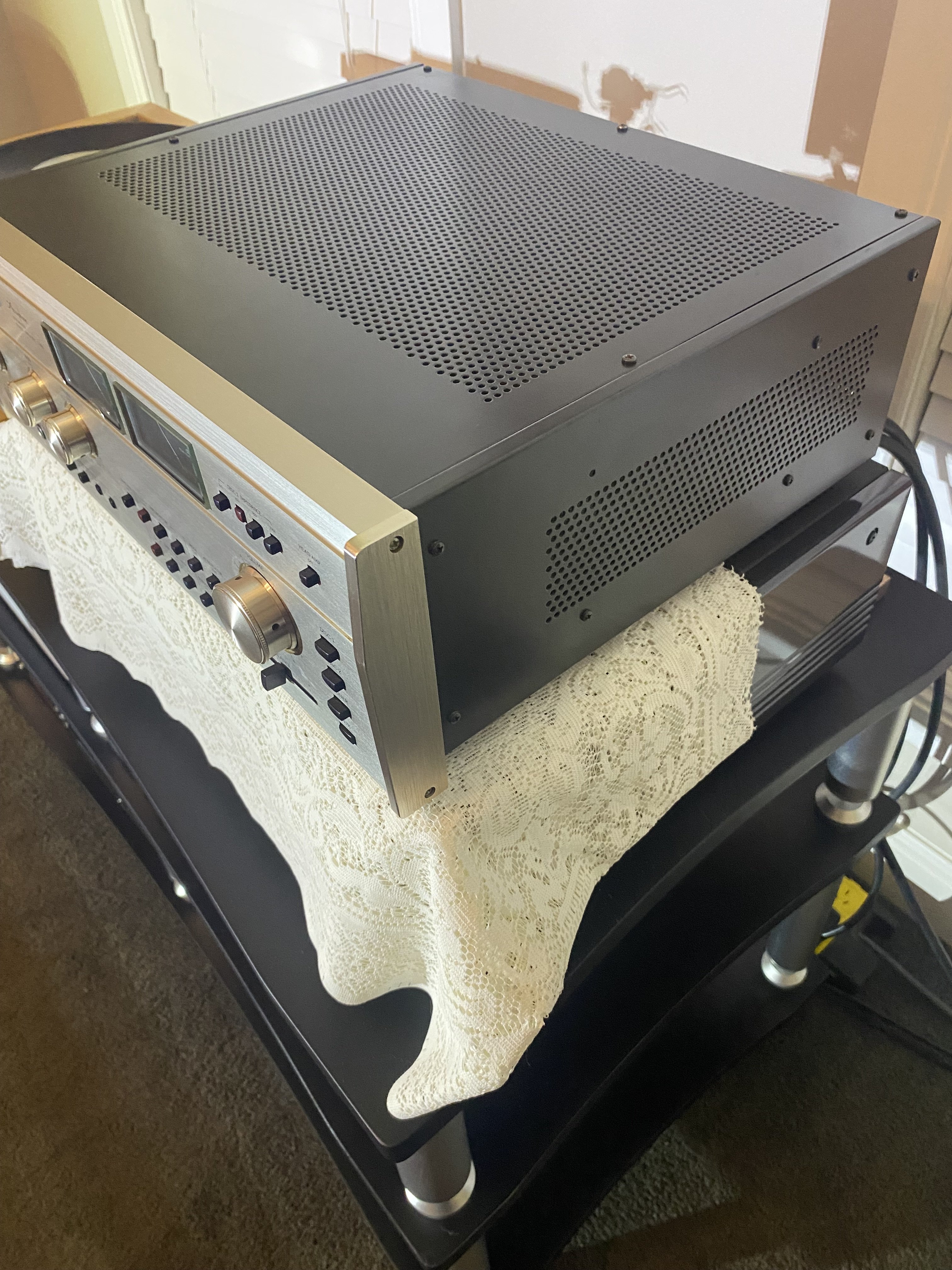 Accuphase E-303 Integrated Amplifier (Solid State) - Integrated ...