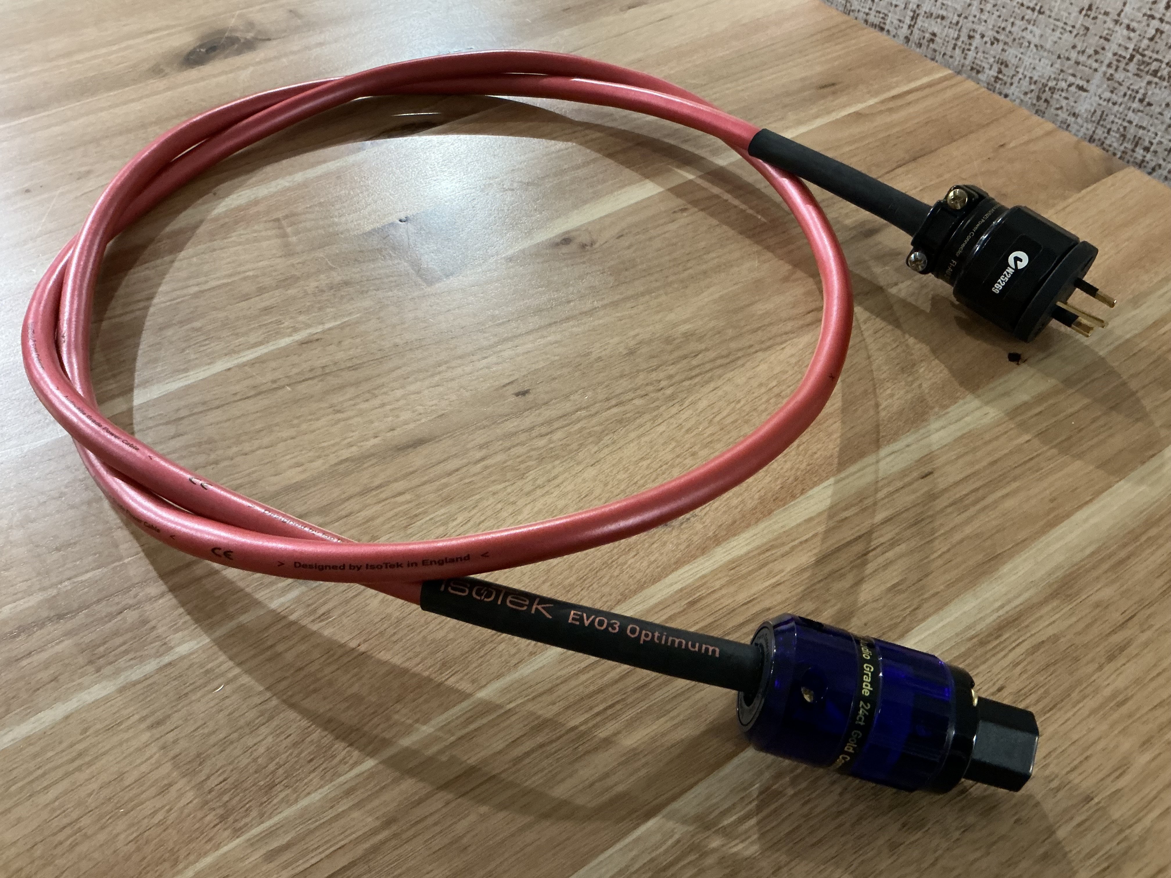 IsoTek Optimum Power Cable |﻿ Power Cables