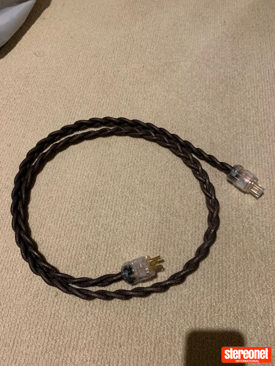Lessloss Cmarc Classic Power Cable - Power Cables - StereoNET