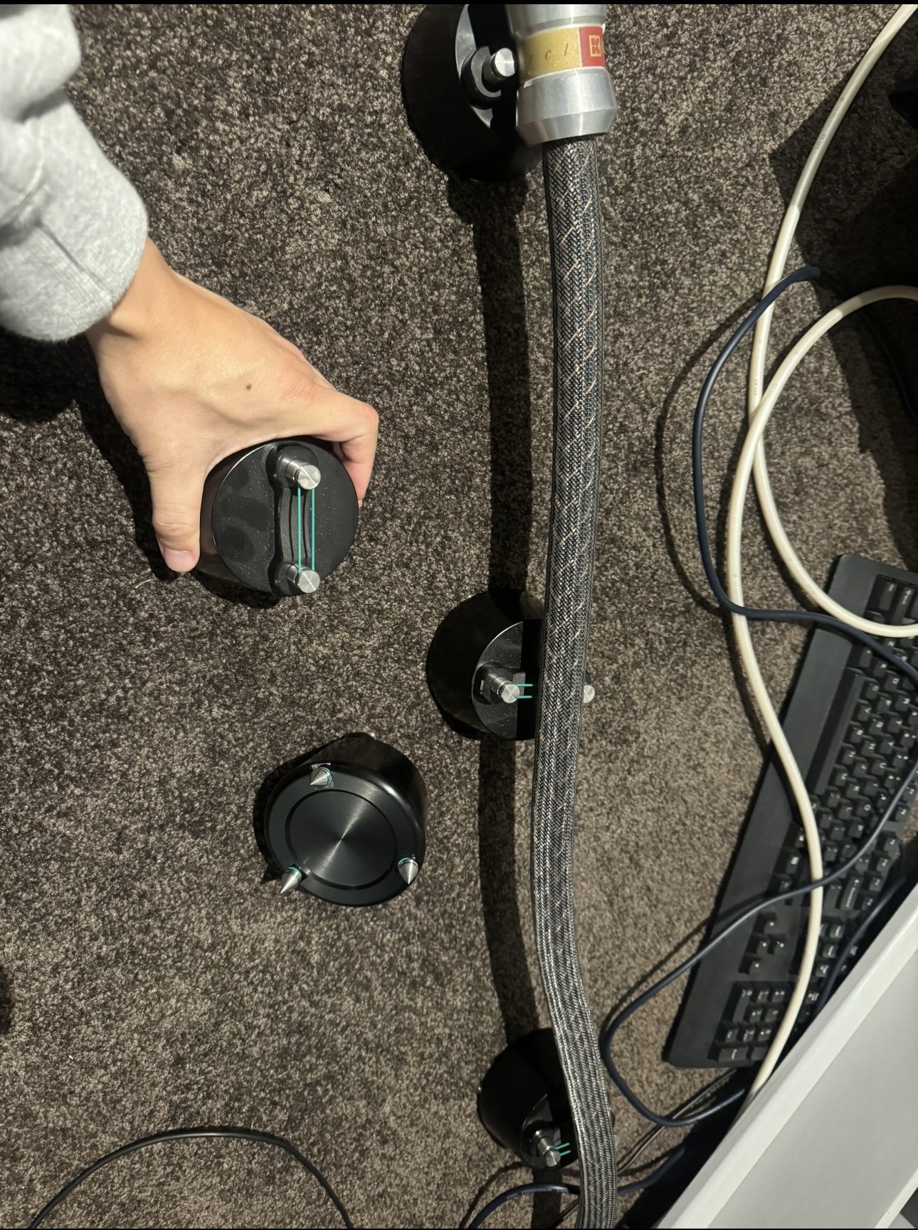 Generic Aluminum Cable Lifters - Tweaks / Tuning - StereoNET