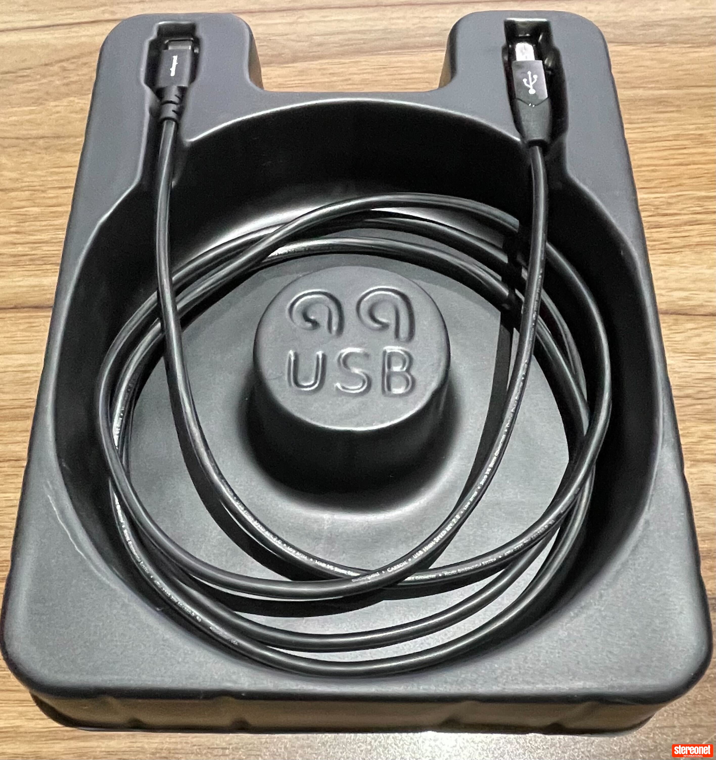 AudioQuest Carbon USB Cable |﻿ Digital Cables