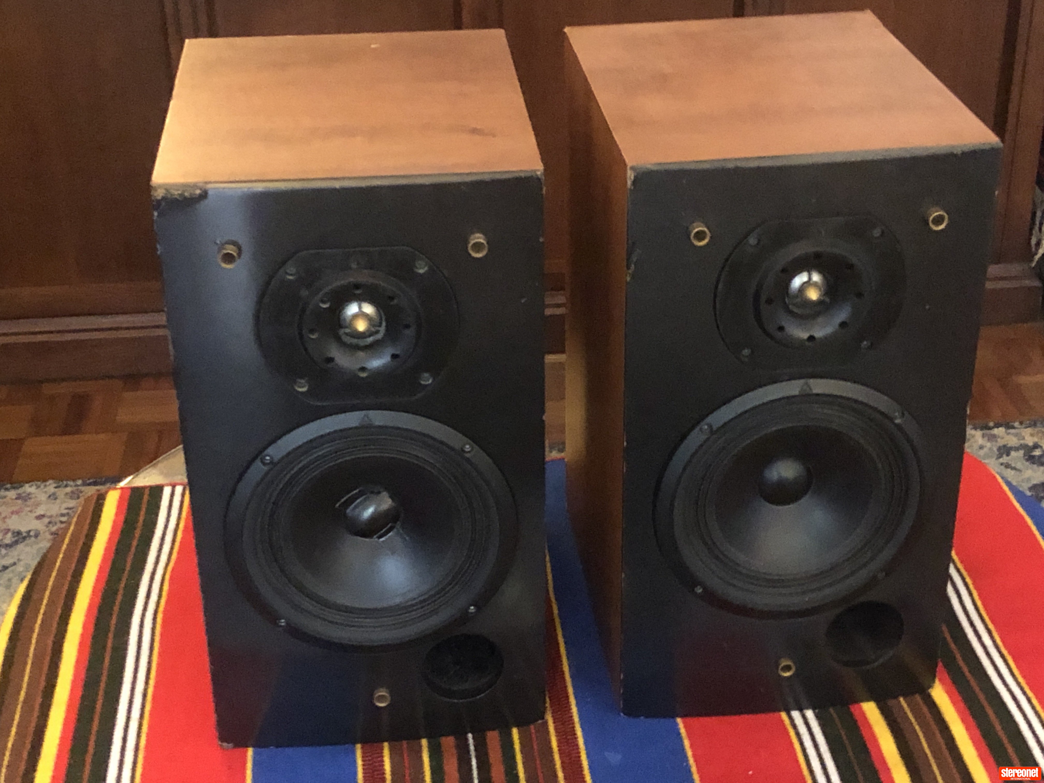 Triangle Electroacoustique Comete 202 Standmount Loudspeakers ...