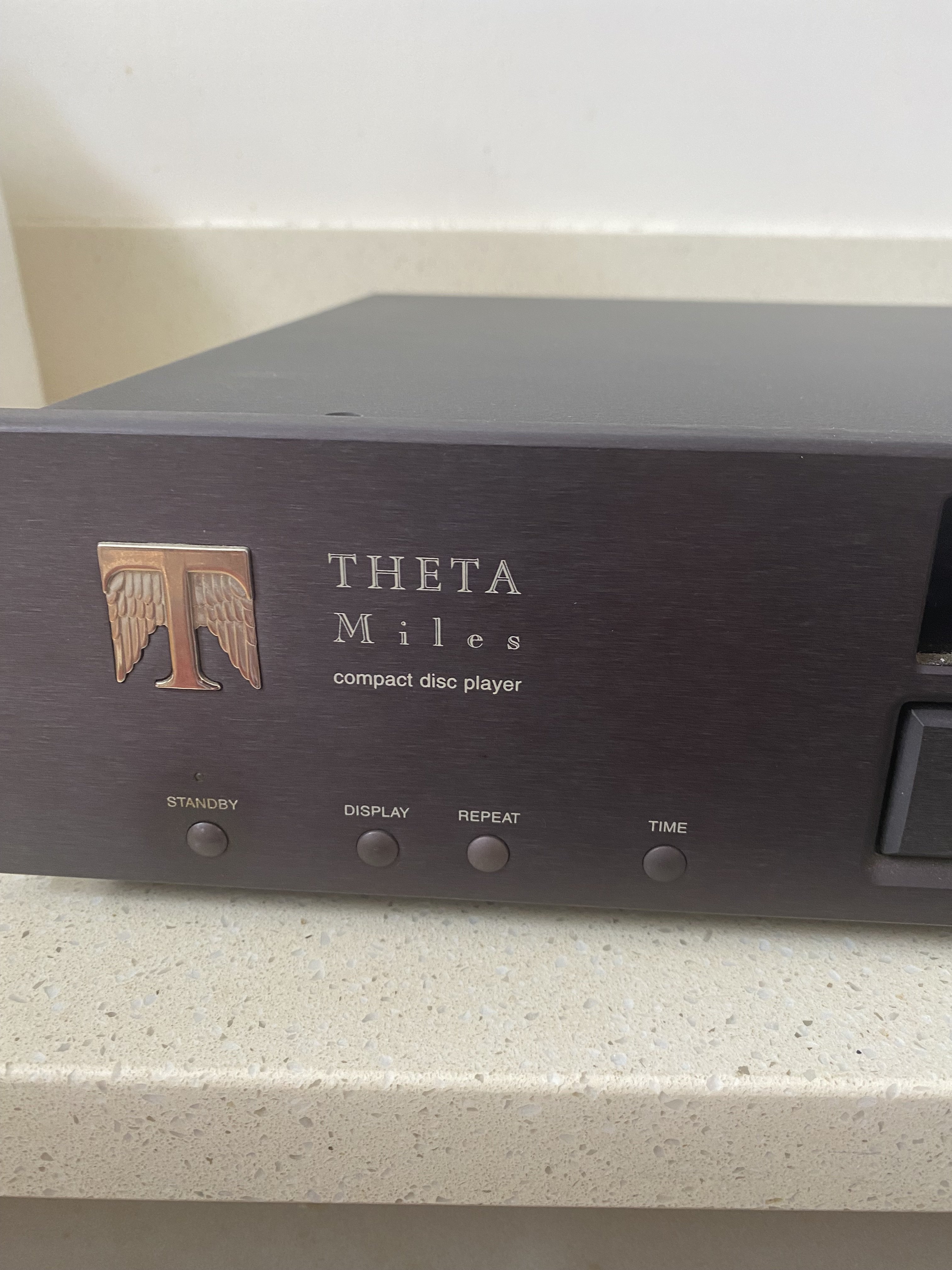 Theta Miles CD Player - CD/SACD Players & Transport - StereoNET