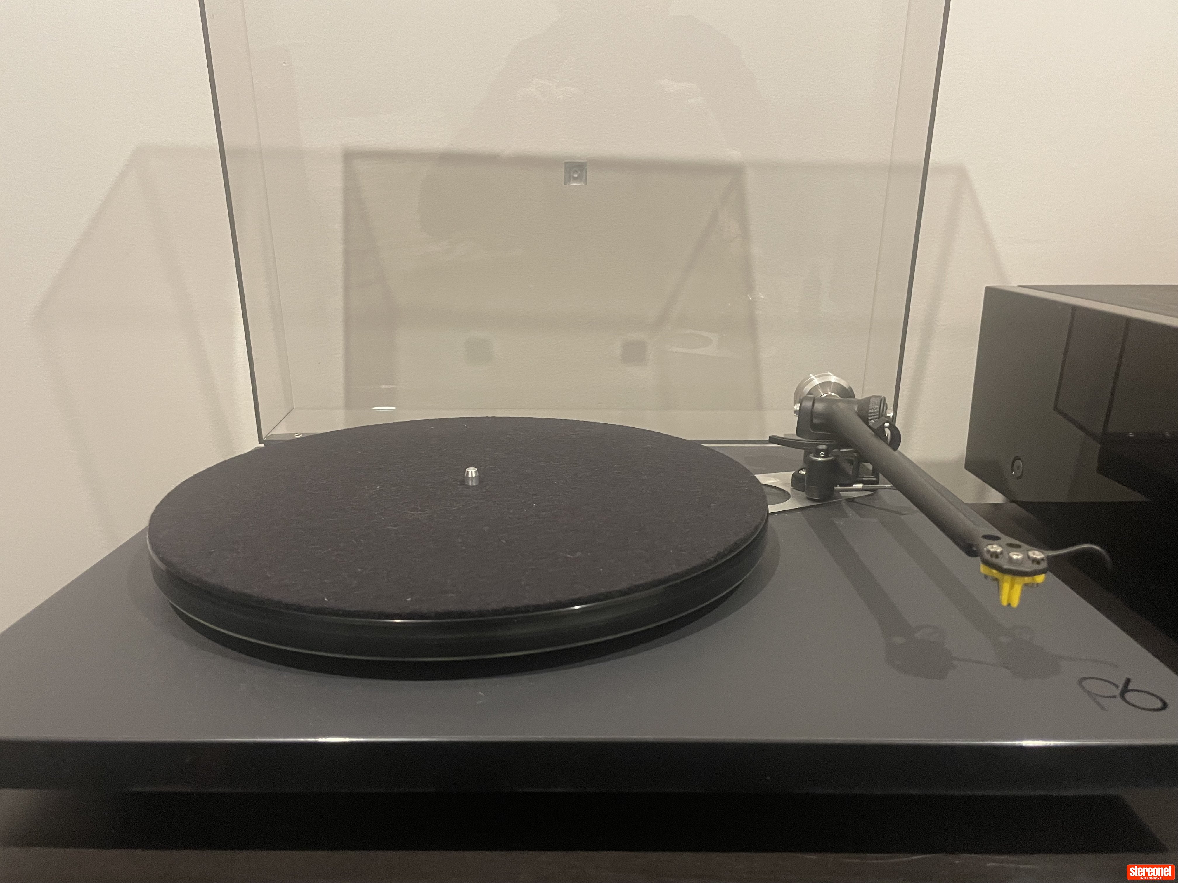 Rega Planar 6 Turntable - Turntables & Record Players - StereoNET