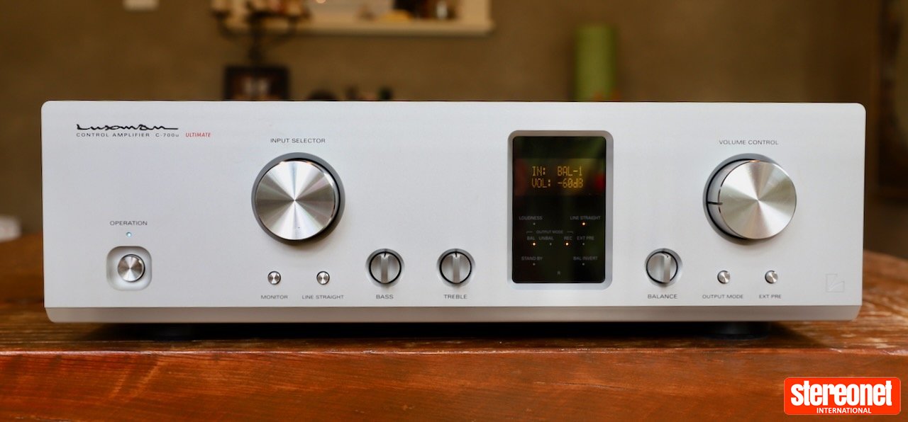 Luxman C-700u Pre Amplifier - Pre Amplifiers - StereoNET