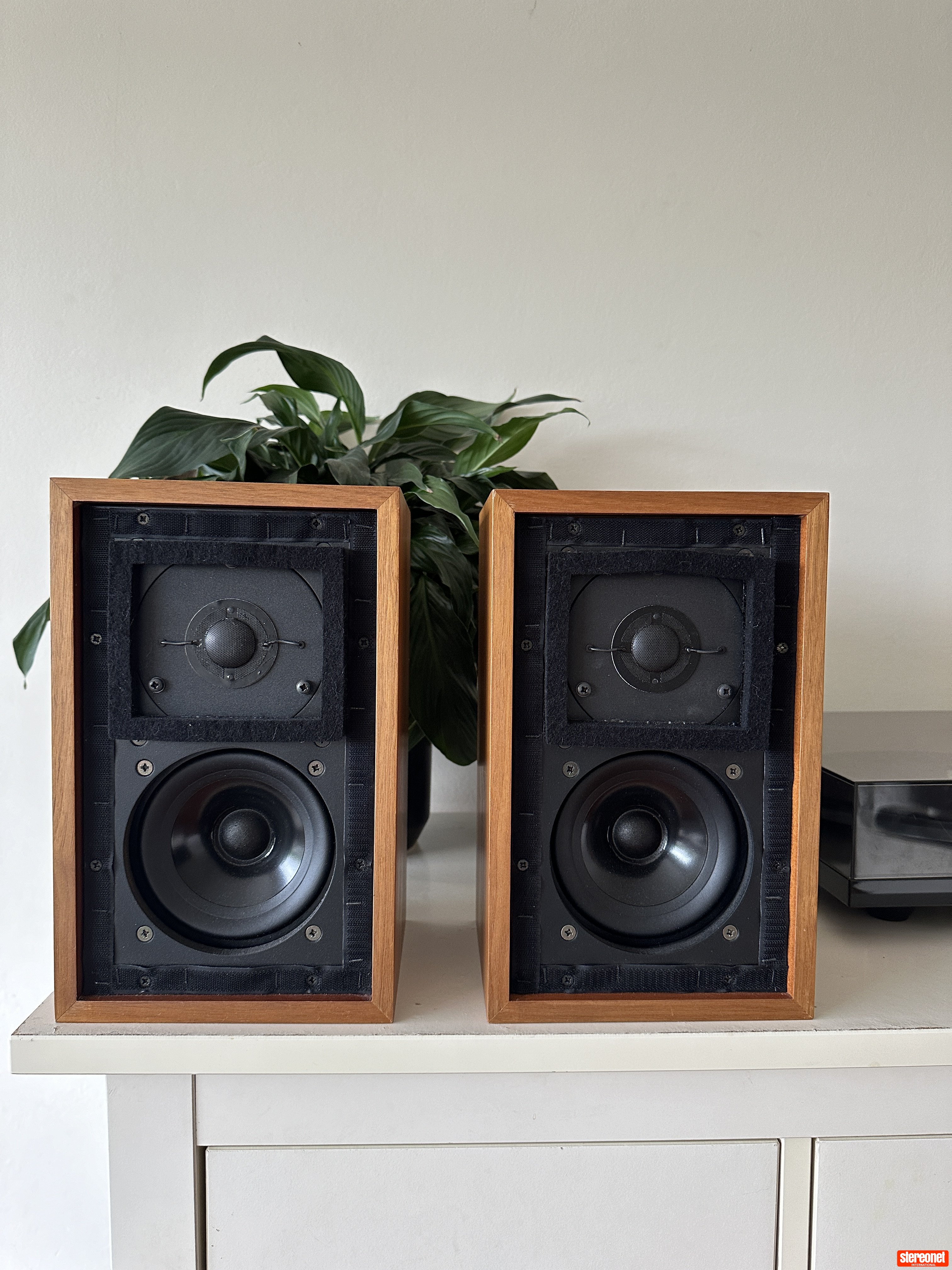 Rogers LS3/5a Studio Monitors - Bookshelf & Small Monitors - StereoNET