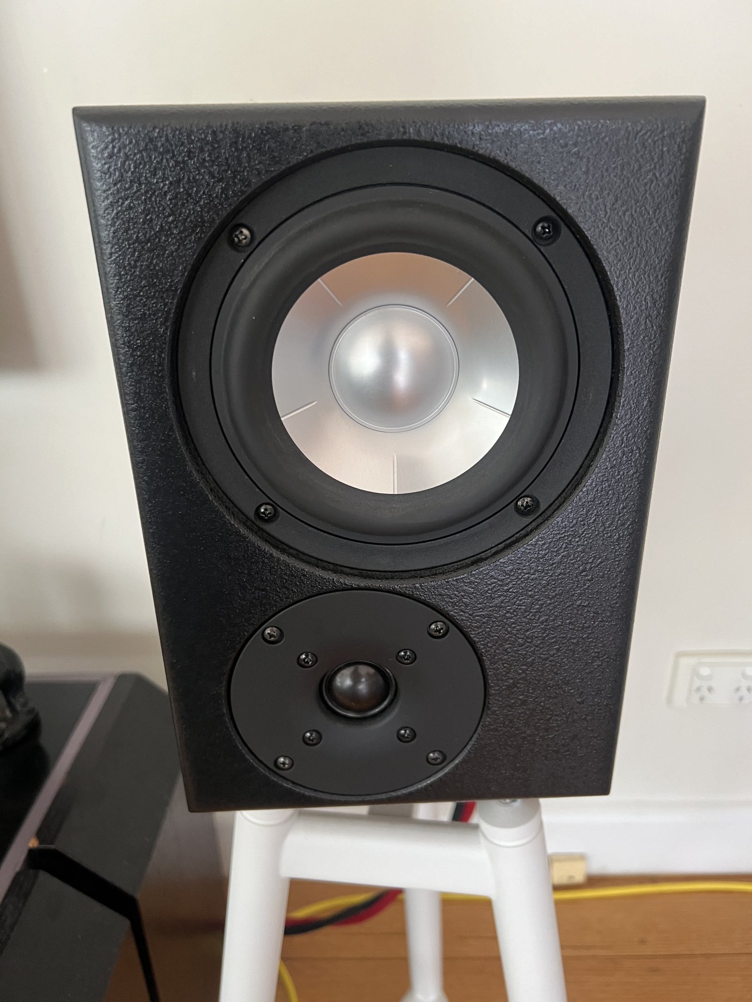 Legend Acoustics Joey 9 Standmount Loudspeakers - Bookshelf & Small ...