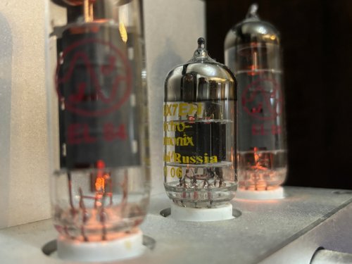 Miniwatt N3 Integrated Amplifier (Valve) - Integrated Amplifiers ...