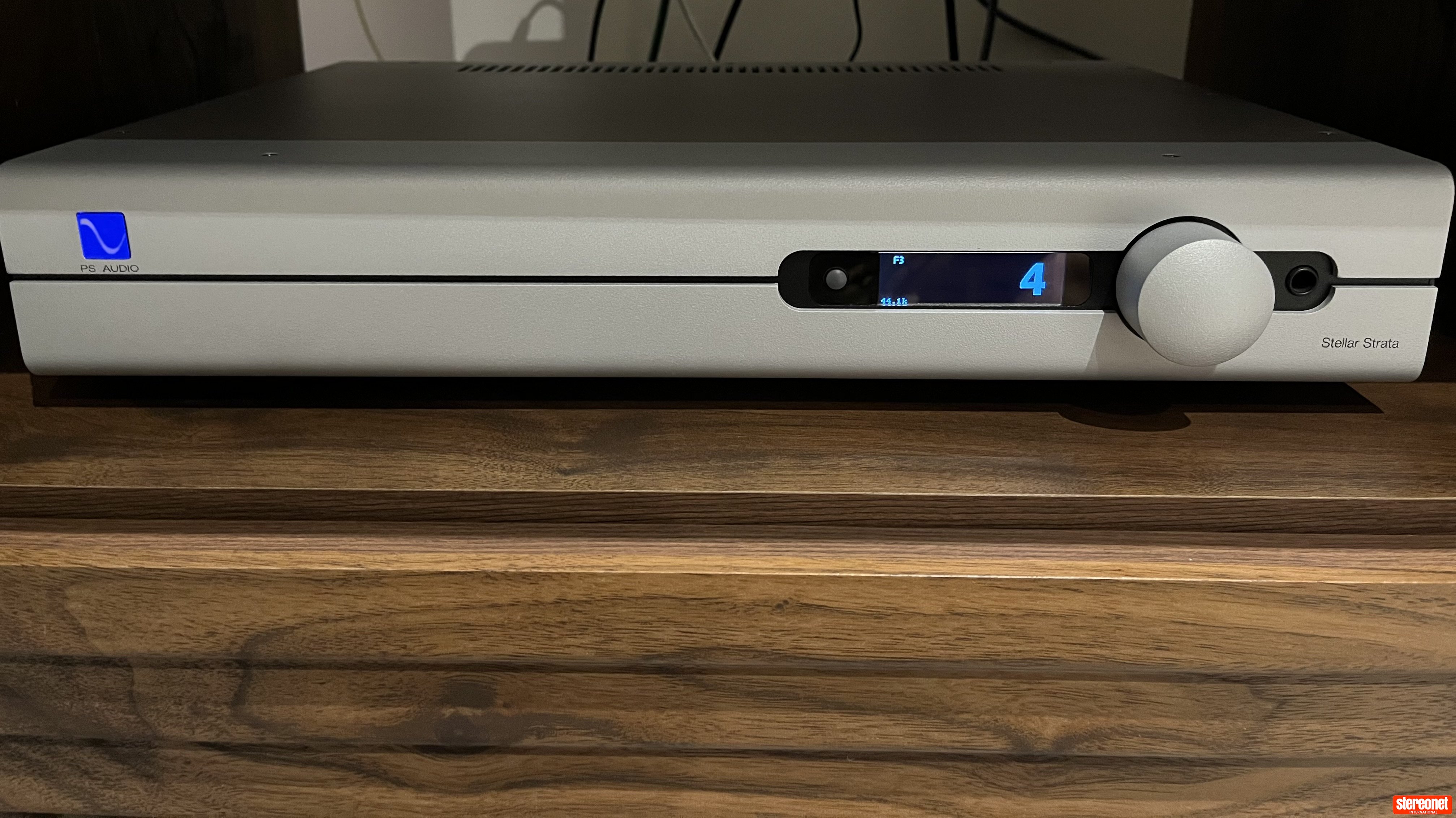 PS Audio Stellar Strata (Silver) Integrated Amplifier - Integrated ...