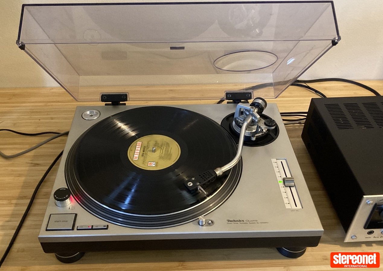Technics SL-1200MK2 Turntable - Turntables & Record Players - StereoNET