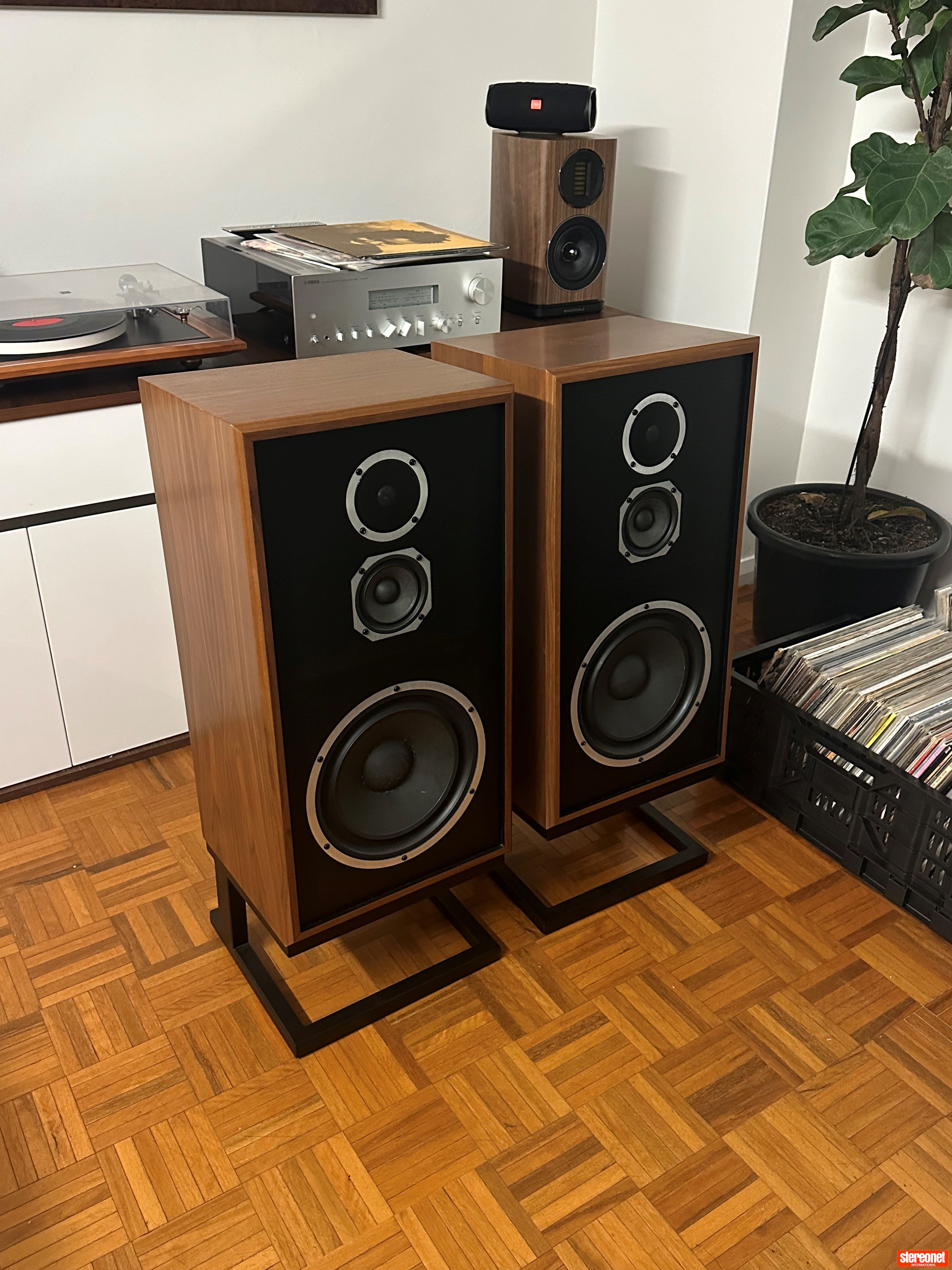 KLH Audio Model 5 Floorstanding Loudspeakers - Floorstanders & Large ...