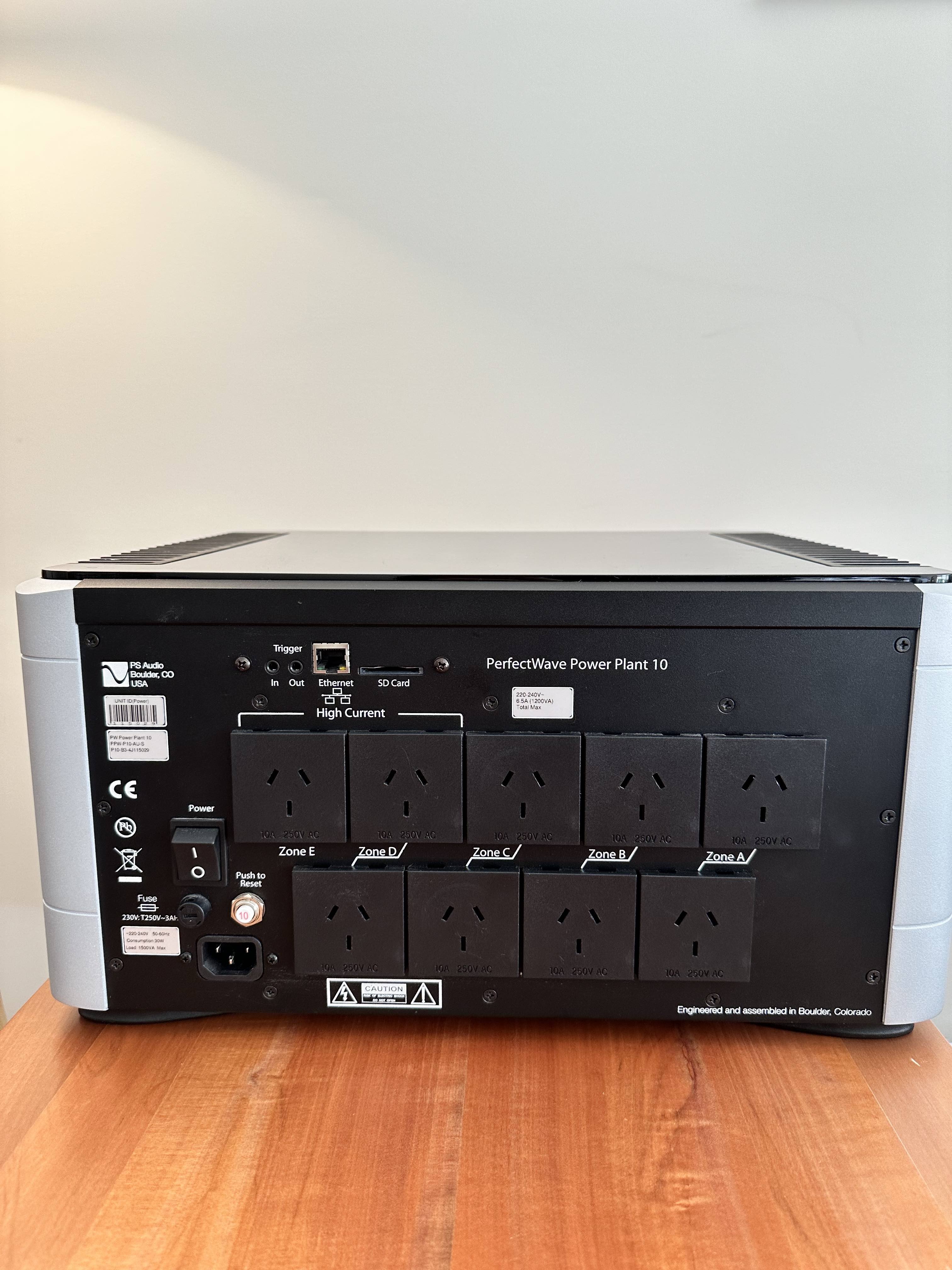 PS Audio Power Plant 10 Power Regenerator |﻿ Power Filtering / Conditioning