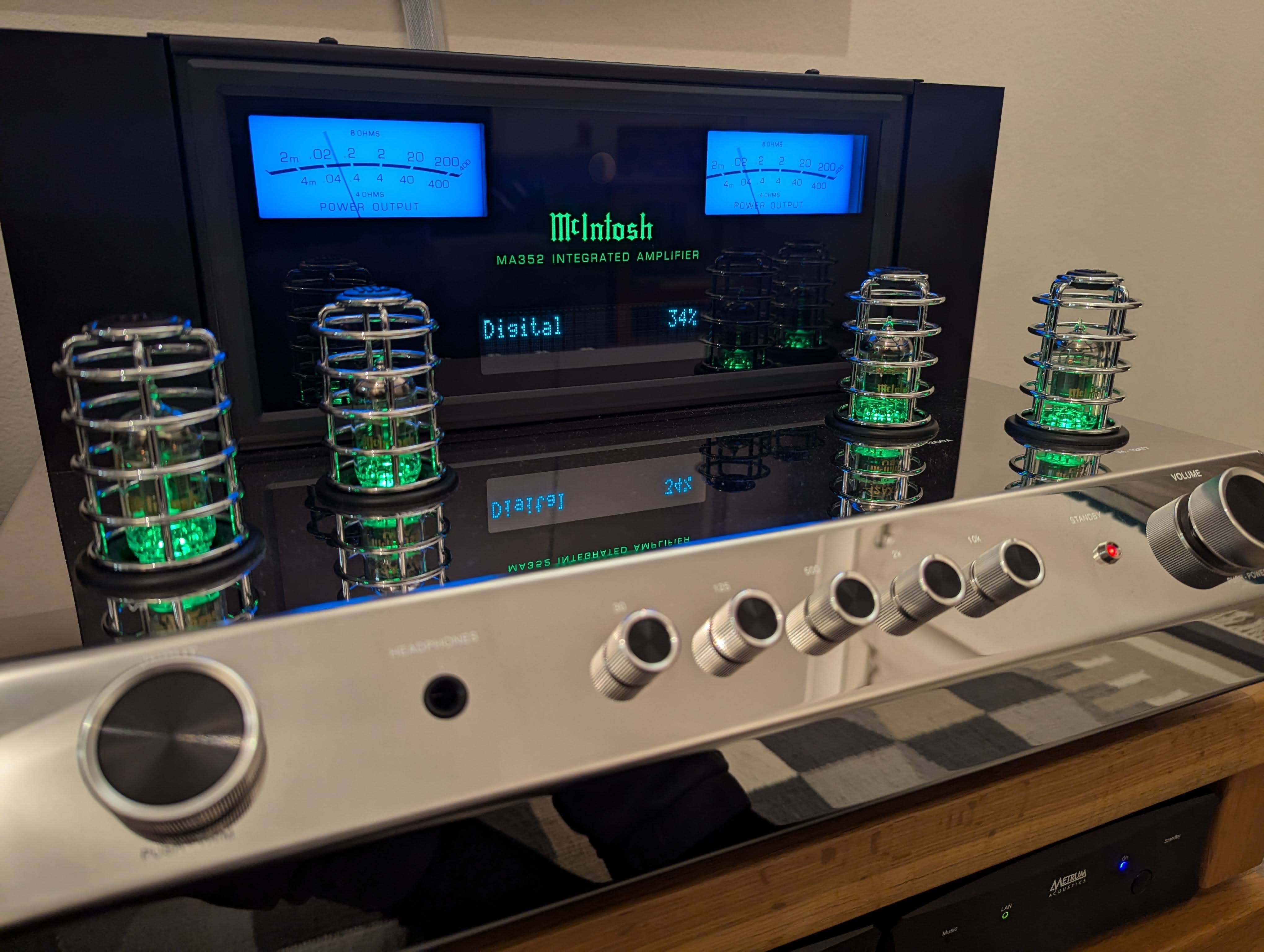 McIntosh MA352 Integrated Amplifier (Hybrid) - Integrated Amplifiers ...
