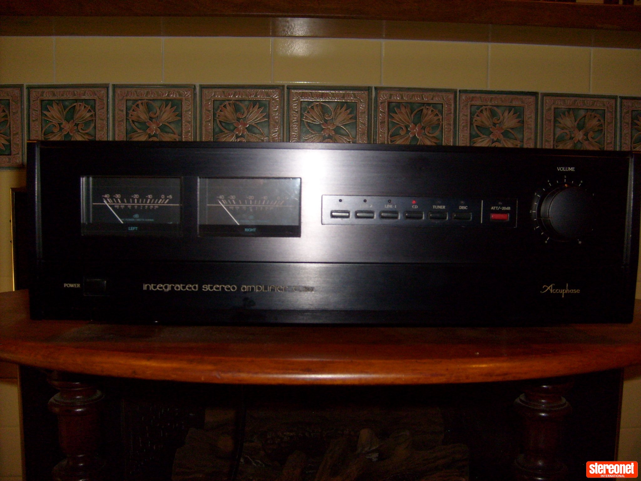 Accuphase e-302b Integrated Amplifier - Integrated Amplifiers - StereoNET