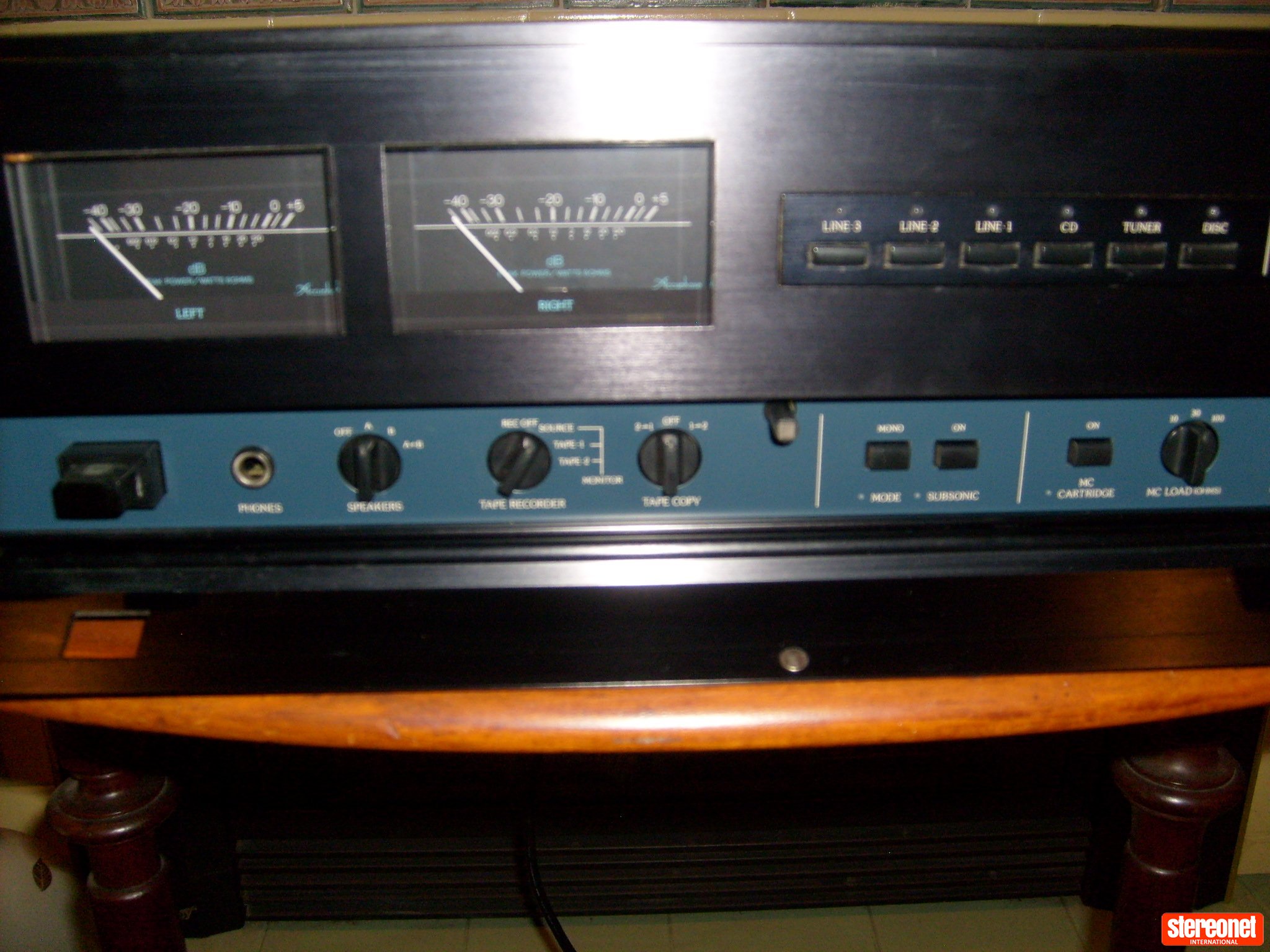 Accuphase e-302b Integrated Amplifier - Integrated Amplifiers - StereoNET