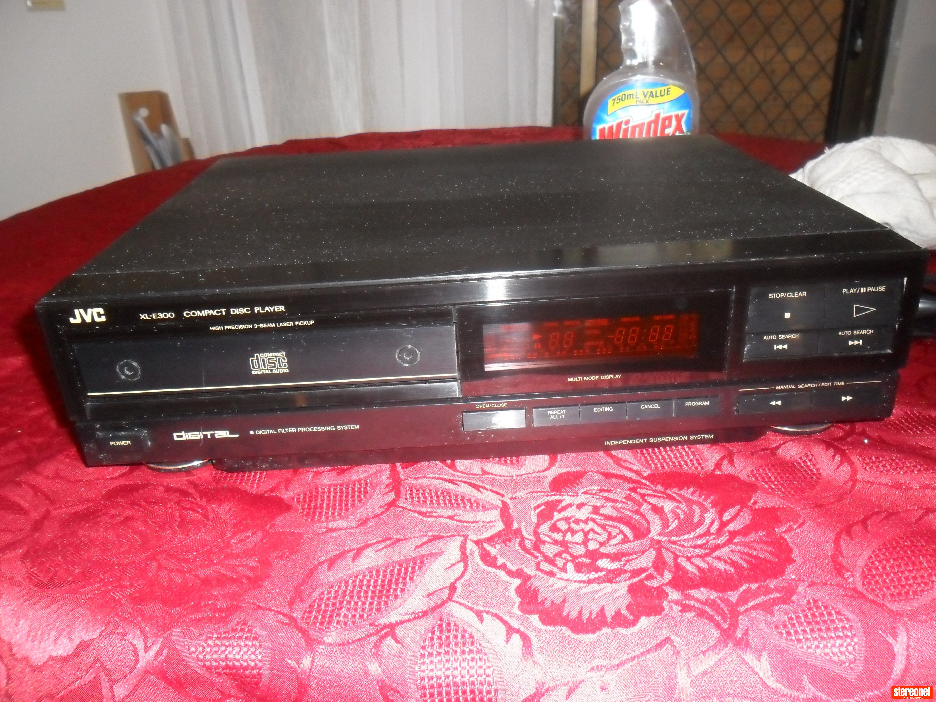 JVC JVC XL-E300 CD Player - CD/SACD Players & Transport - StereoNET