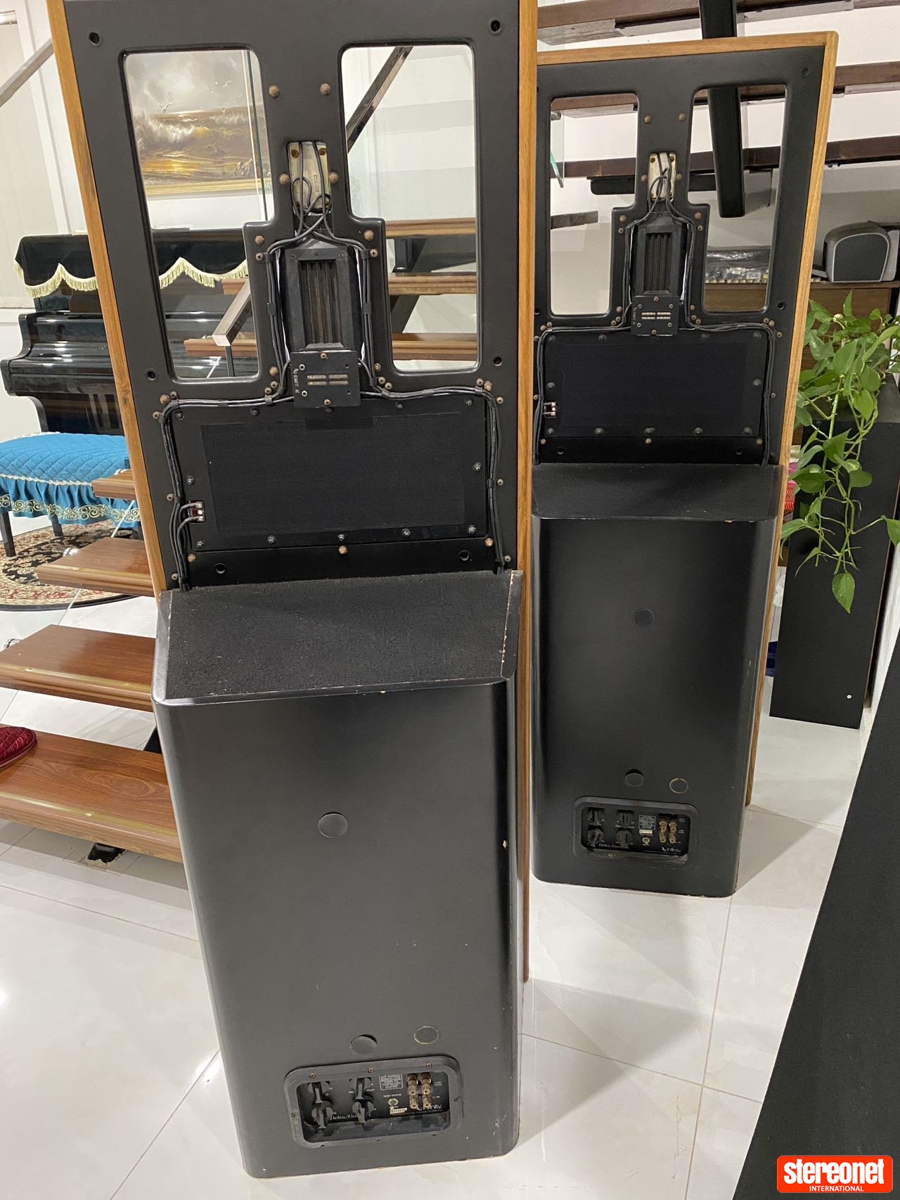 Infinity IRS DELTA/GAMMA Floorstanding Loudspeakers - Floorstanders ...