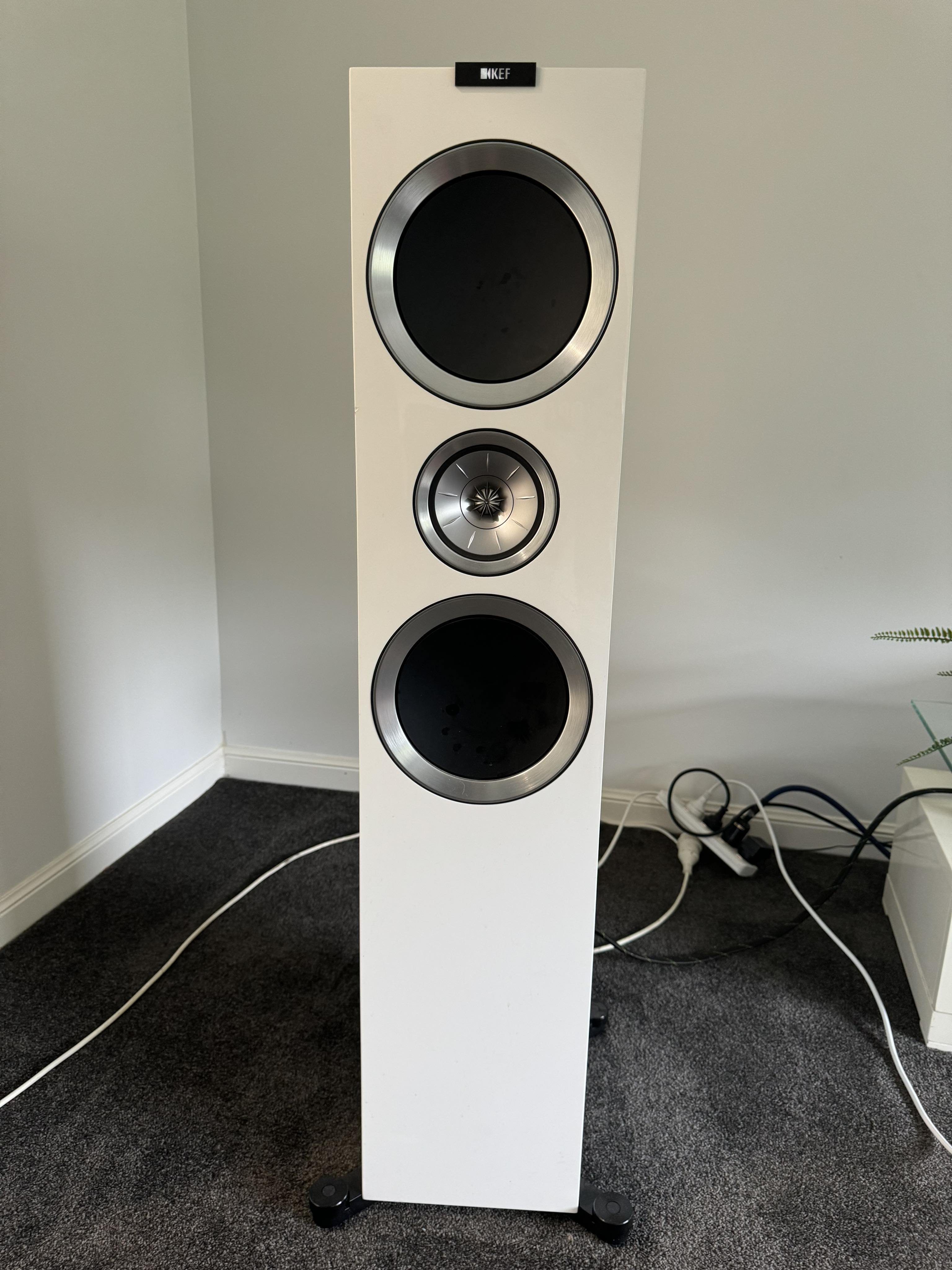 KEF R900 Floorstanding Loudspeakers - Floorstanders & Large Monitors ...