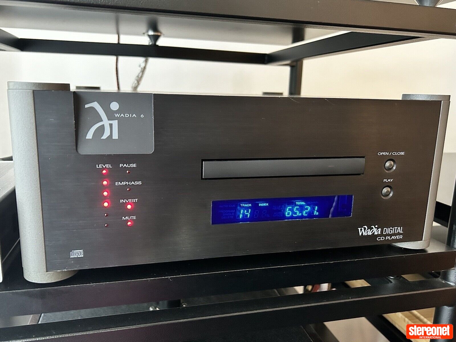 Wadia 6CD Player - CD/SACD Players & Transport - StereoNET